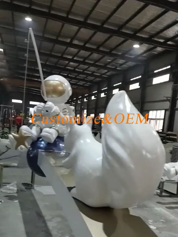 Customized Fiberglass Resin Cute Astronaut Statue For Home Decoration ...