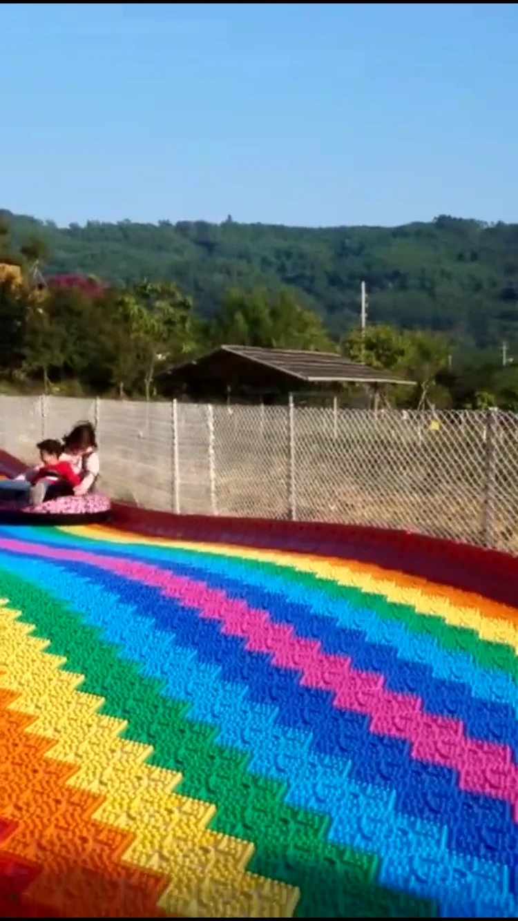 Custom Amusement Park Playground Large Plastic Dry Snow Slide rainbow ...