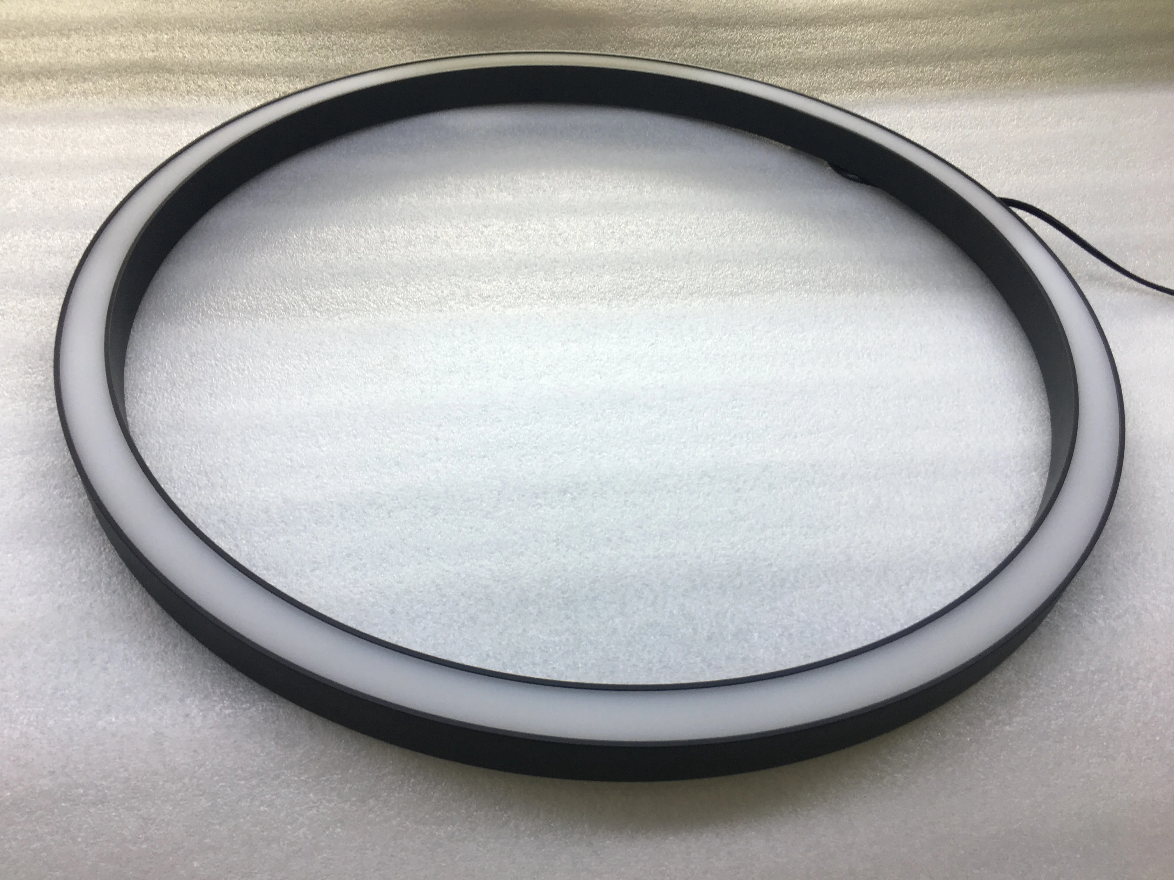 Custom Round Decor LED Lamp - Modern & Efficient Lighting