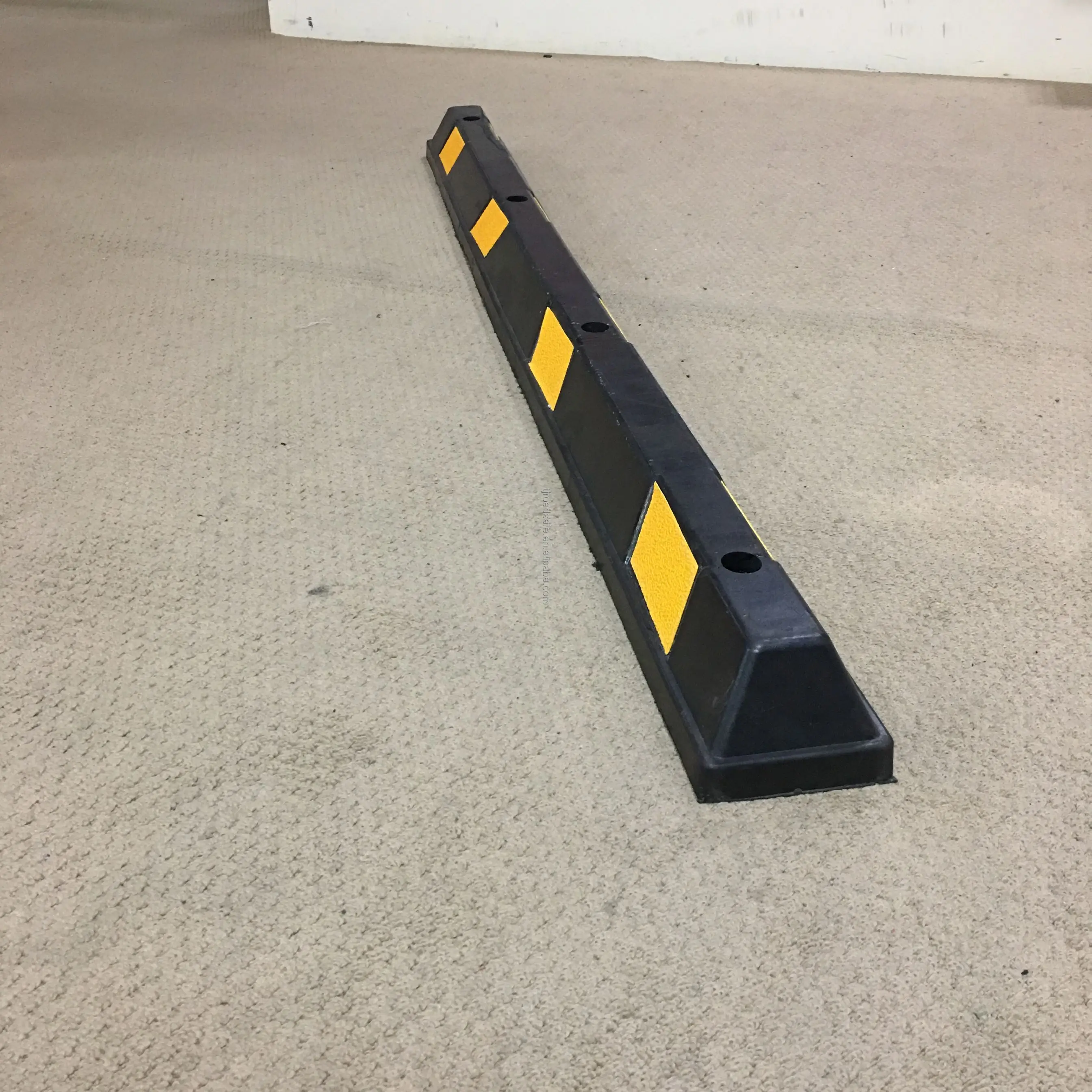 Australian New Zealand Standard 1650mm Car Parking Rubber Block Wheel ...