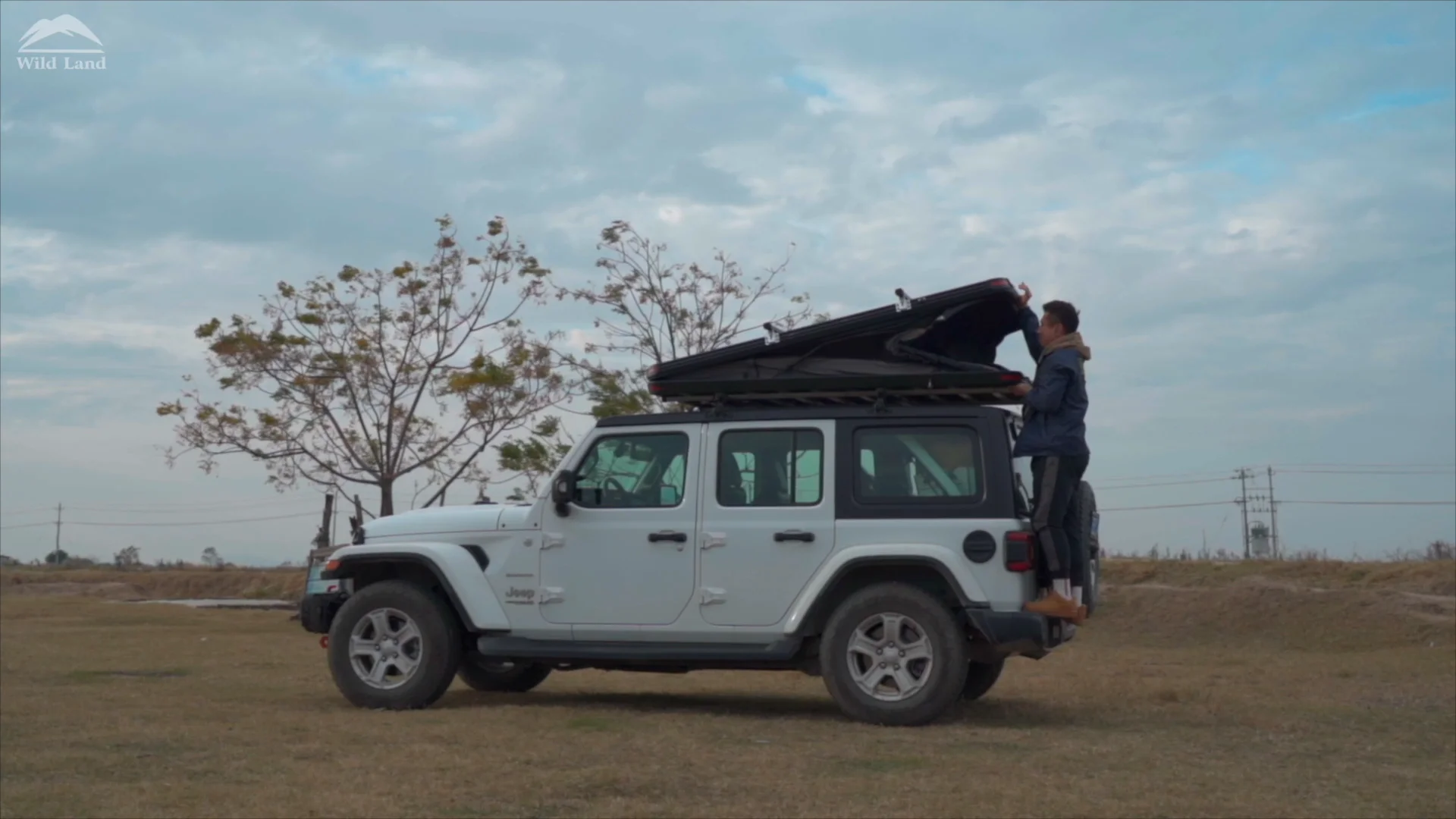 Wild Land Outdoor Family Camping Car Clam Shell Aluminum Triangle Hard ...