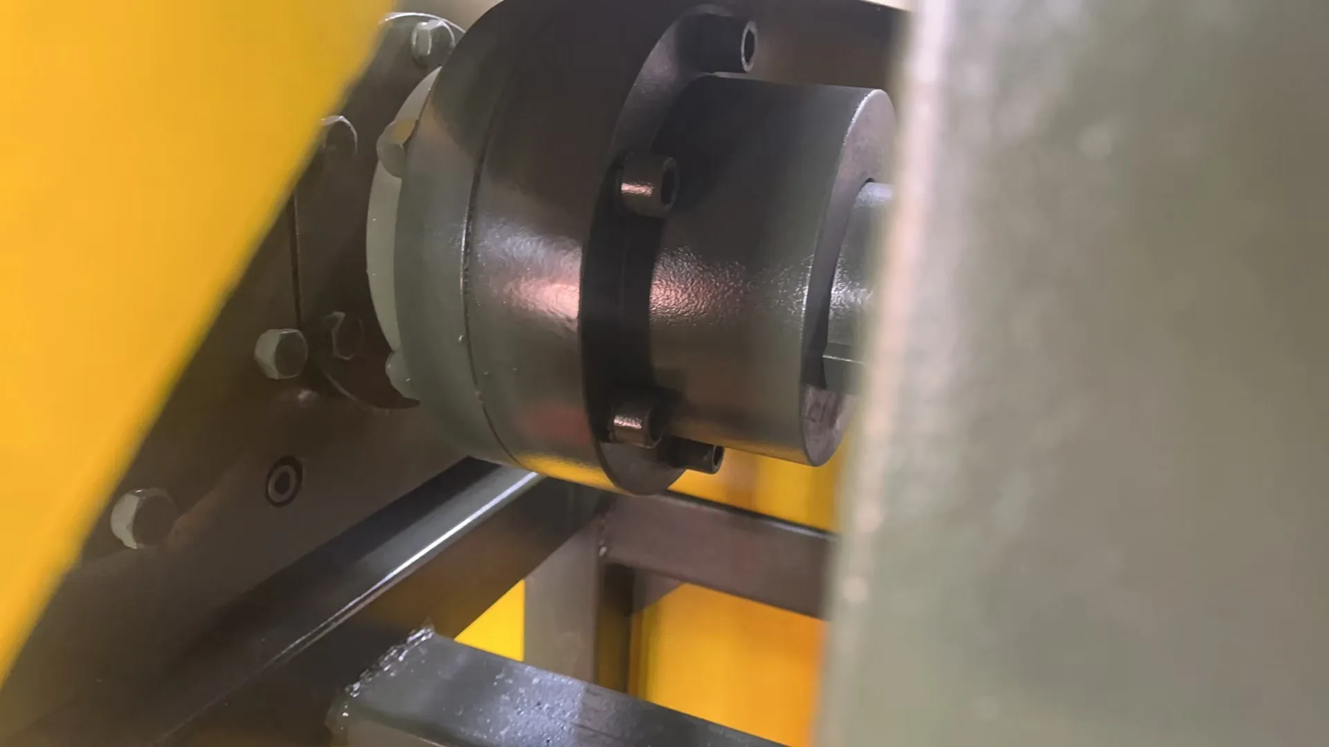 VANEST Recycling Paper Shredder Machine - Efficient & Durable