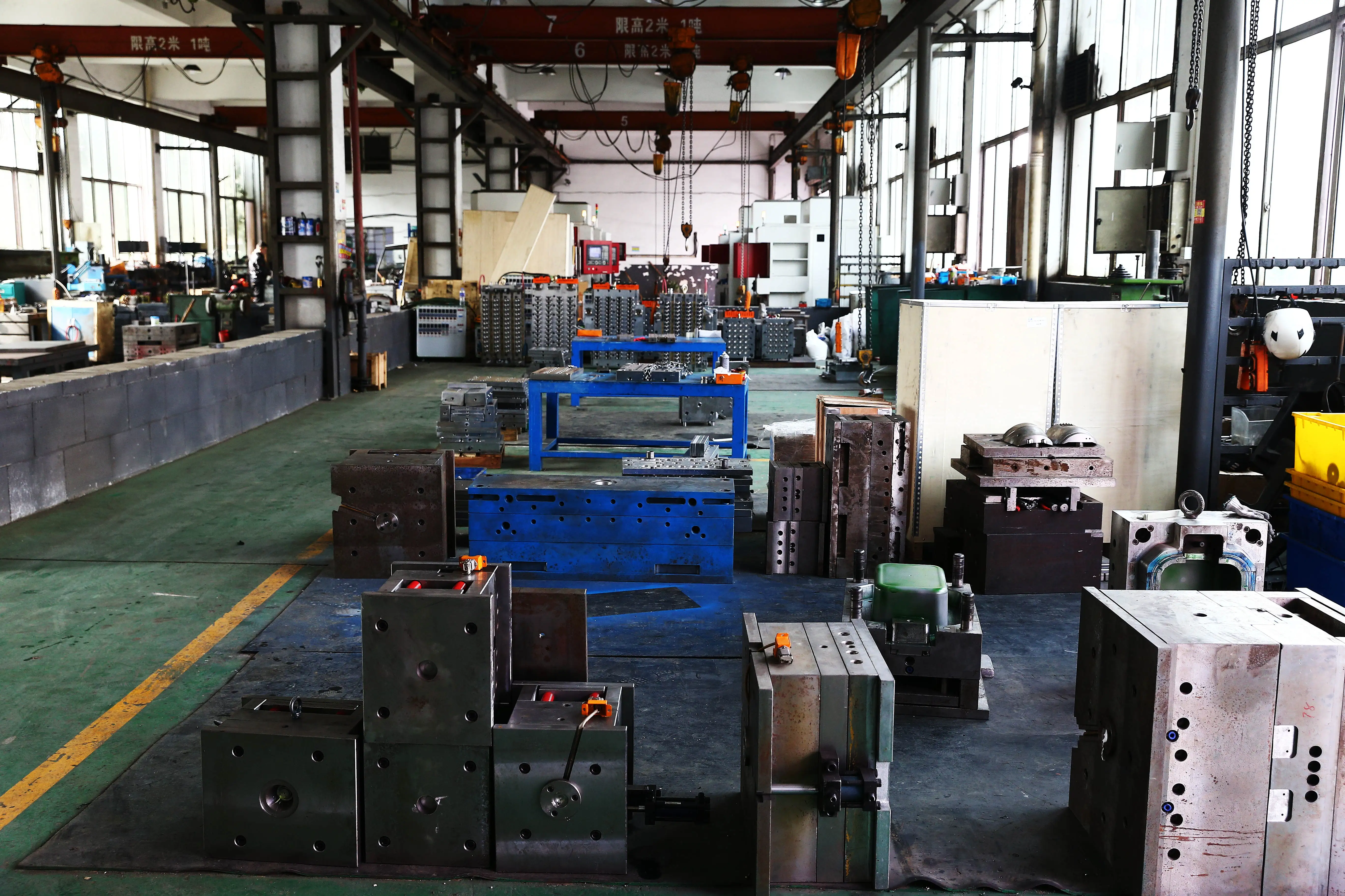 Hot Runner Valve Pin Pet Preform Mold High Quality Injection Preform ...