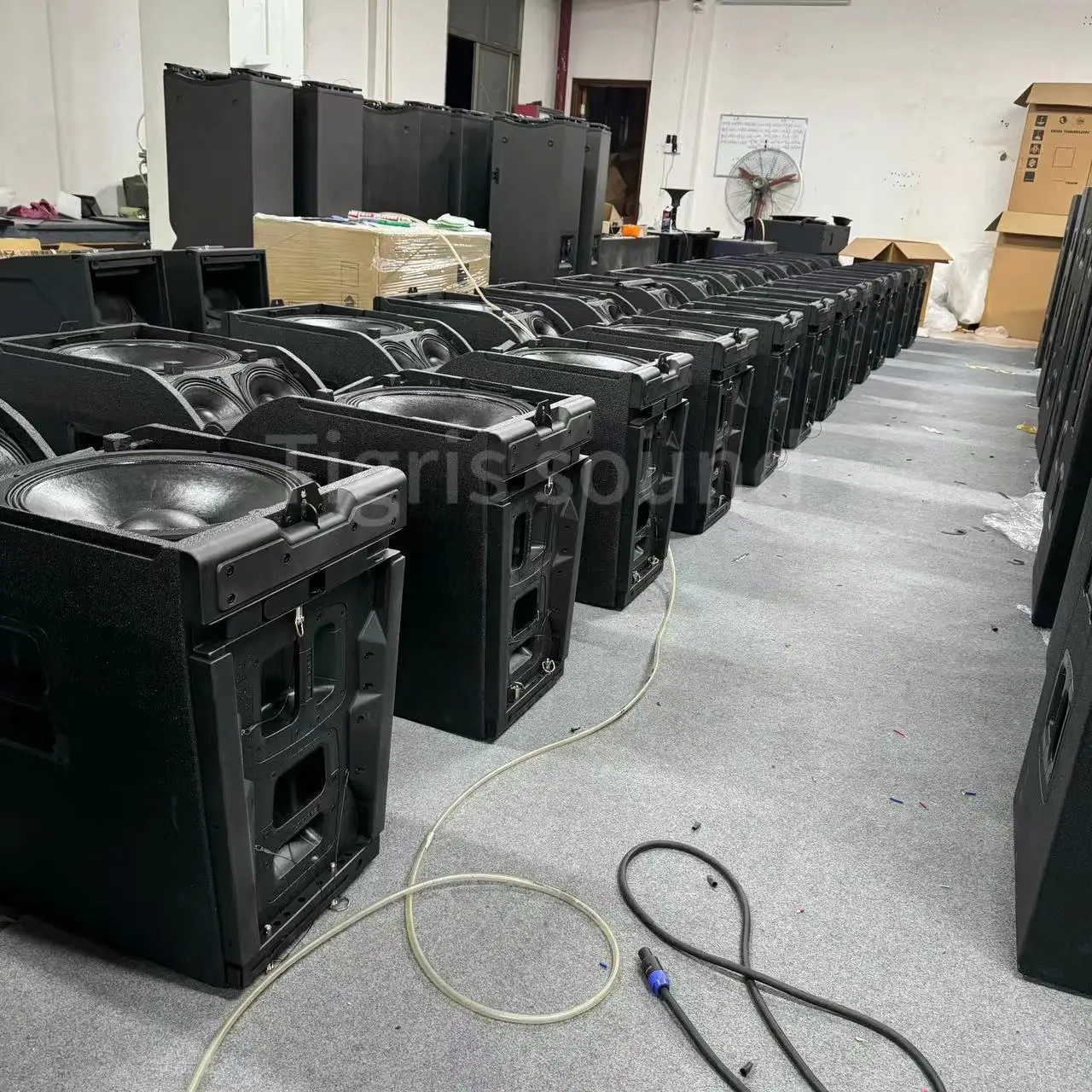 VTX V25 Dual 15 Inch Line Array Speakers - Professional Sound