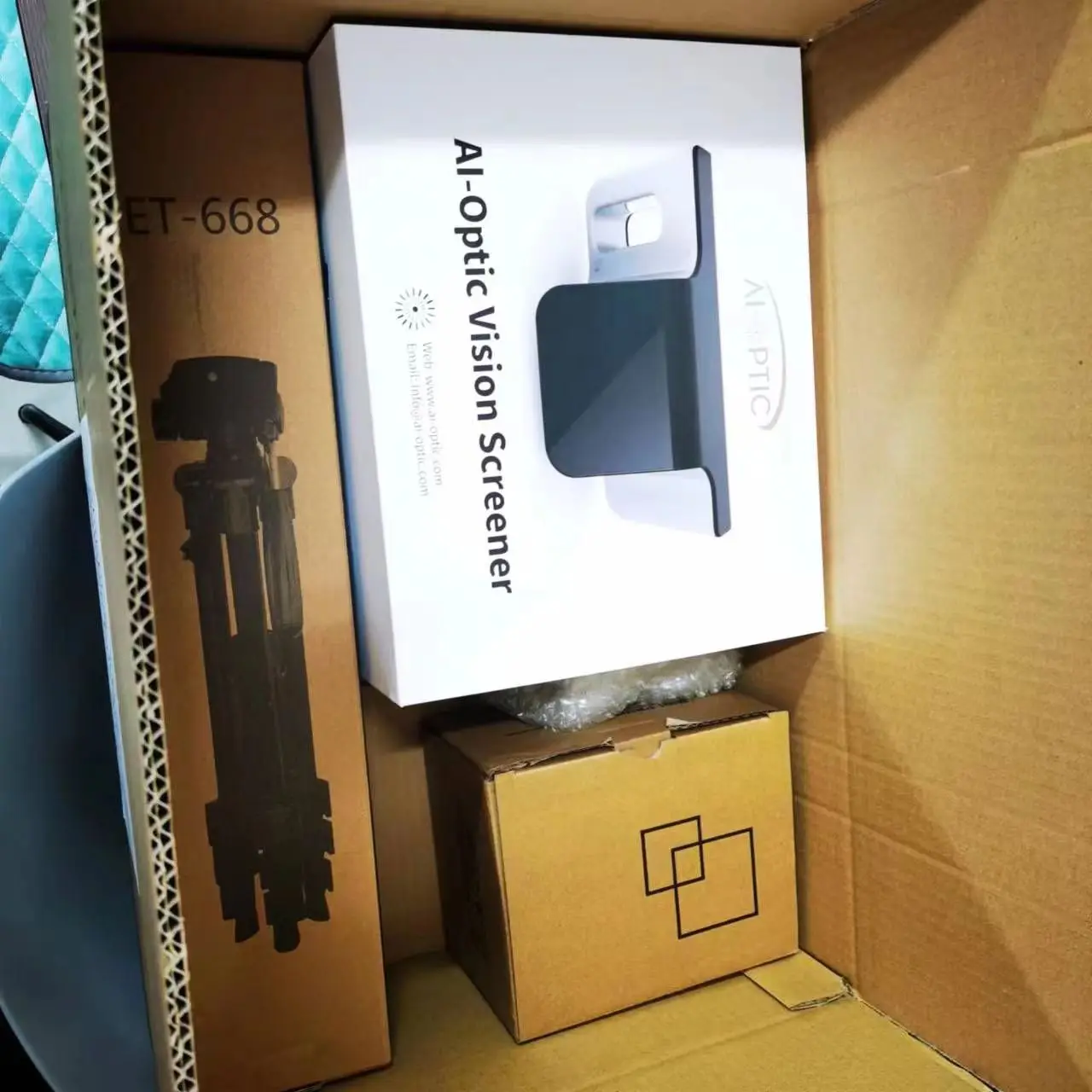 Handheld Vision Screener - Portable Auto Refractor C10