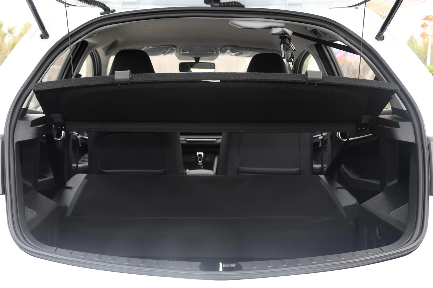 Geely Auto Livan X3 Pro - Compact SUV with Sunroof