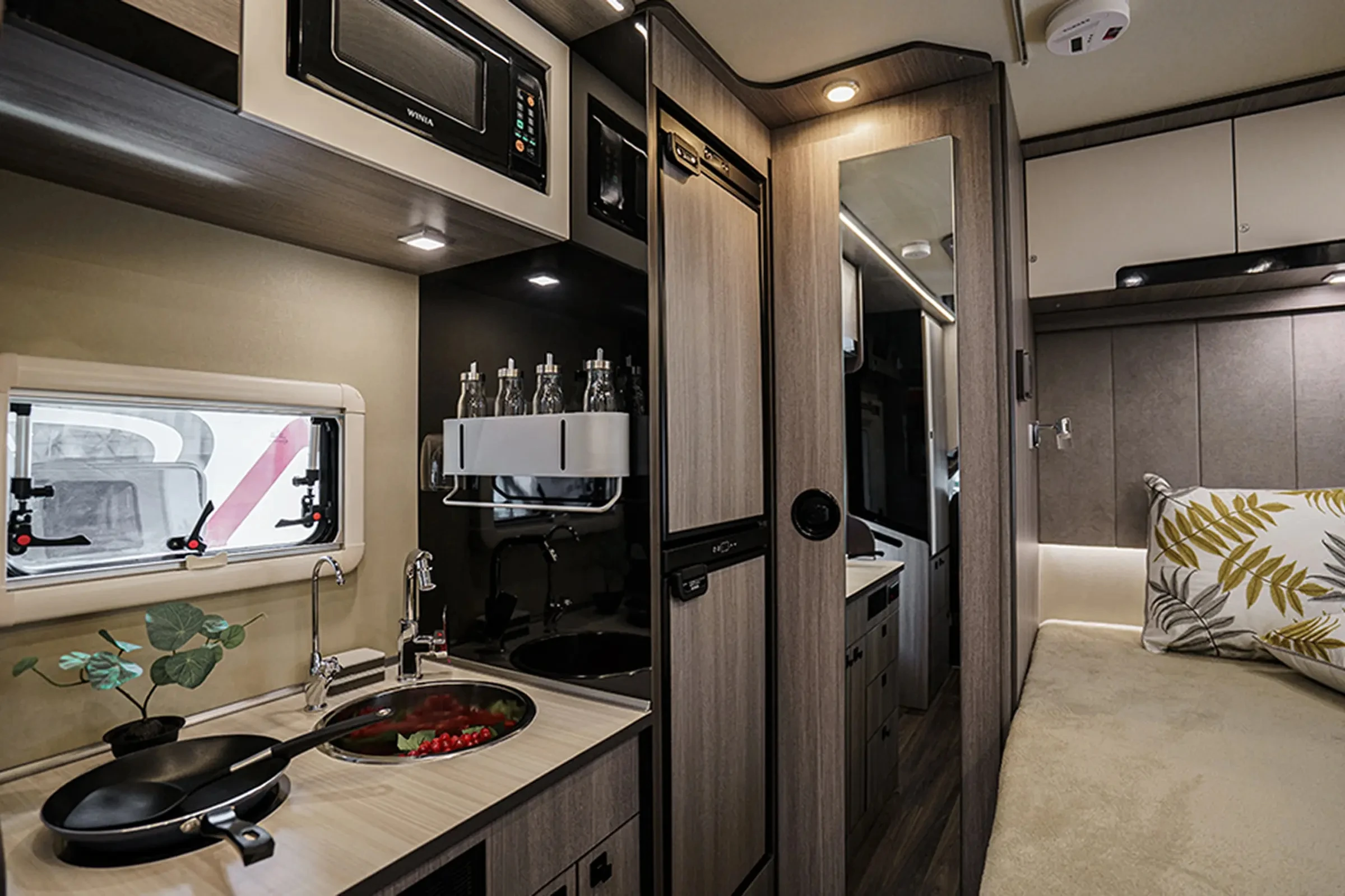 Used Luxury Rv Camper Motorhome Large Space Multifunction Rvs Campers ...