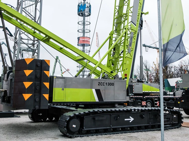 130 Ton Mobile Crawler Crane Zcc1300 With High Lifting Performance ...