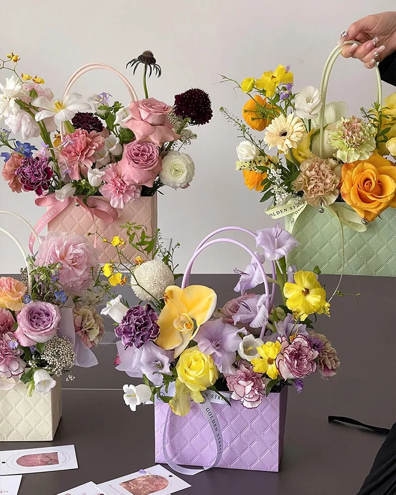 Luxury Flower Packaging - Elegant Tote Bags for Arrangements