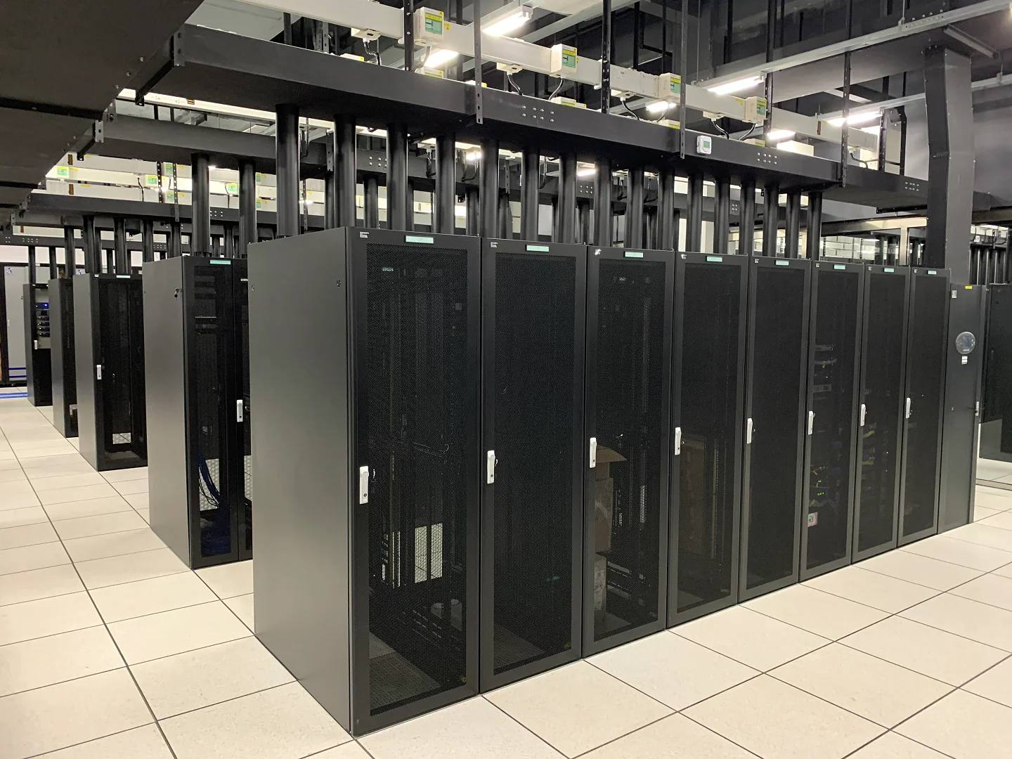 Network Rack Cabinet Enclosure 600mm Width 800mm Depth Suitable For 19 ...