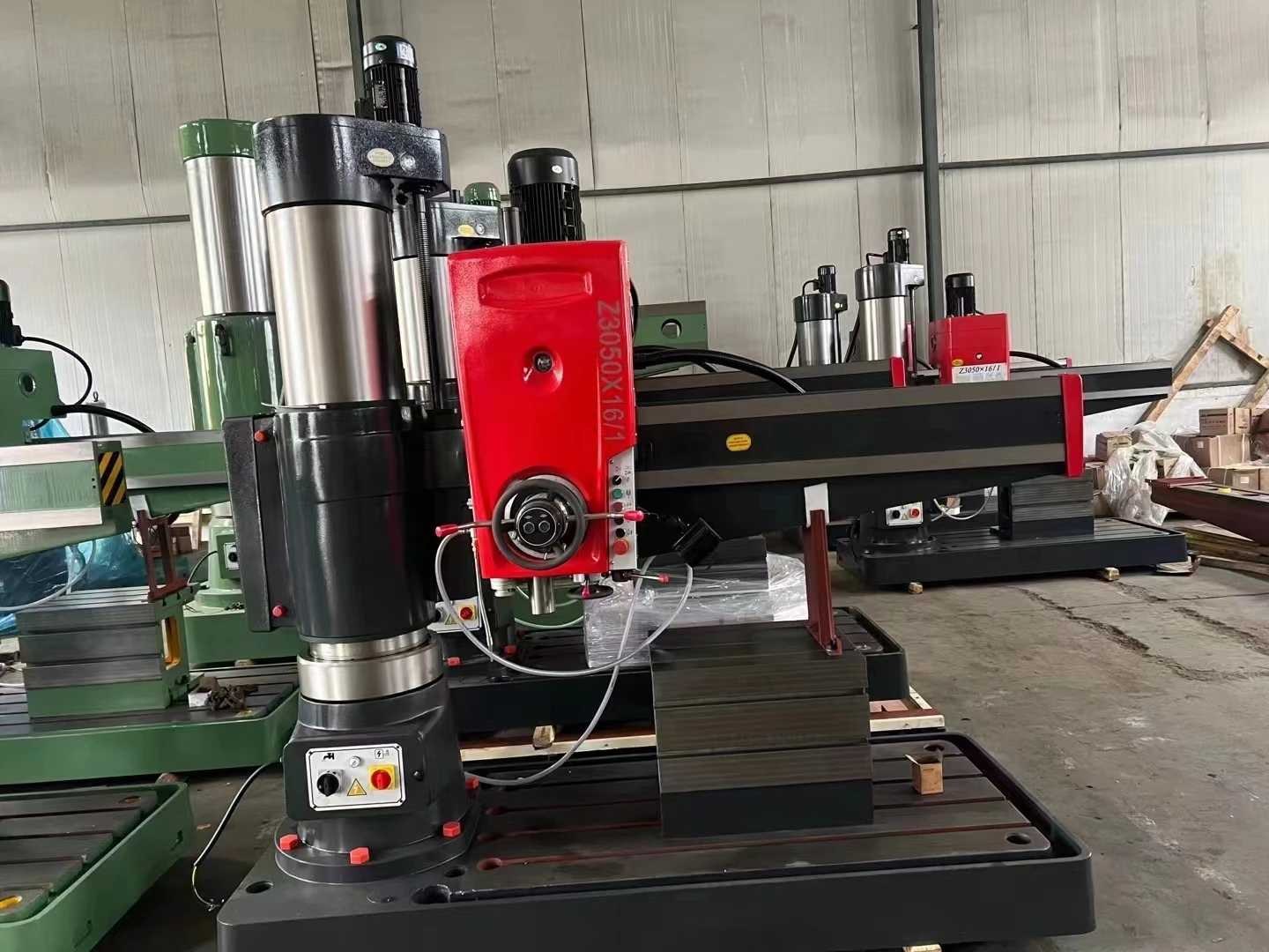 Hydraulic Deep Hole Rocker Arm Drilling Machine Z3050X16/1 Radial Arm ...