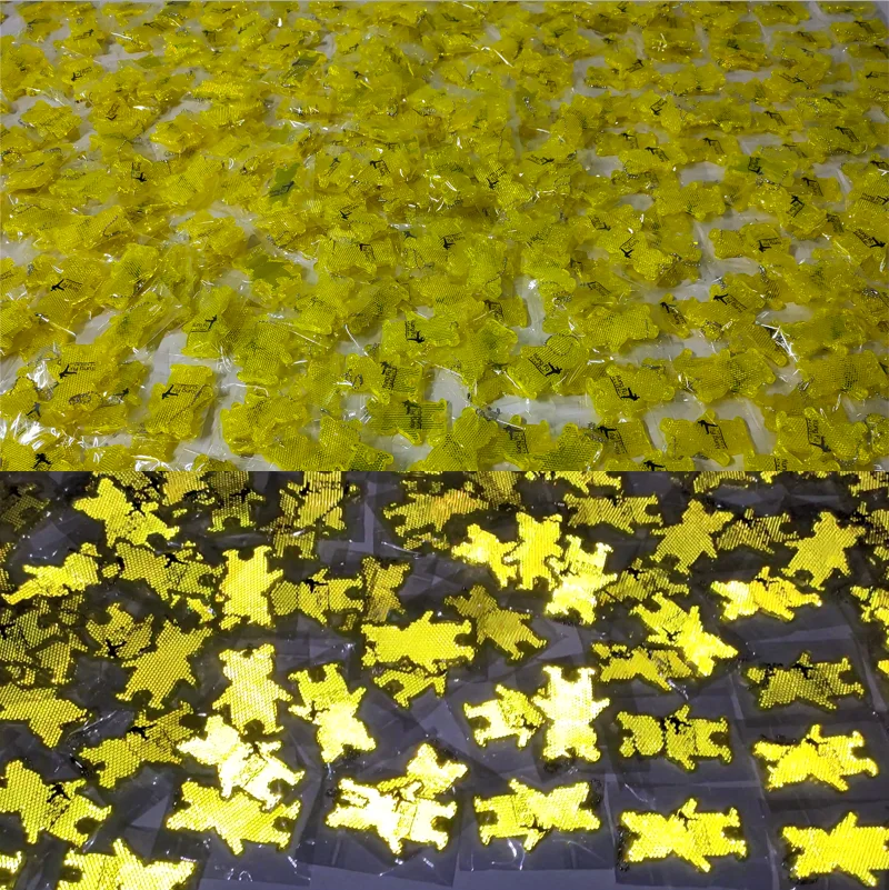 CE EN 13356 Hi Vis Halloween Gifts Shining Pendants Custom Cartoon ...