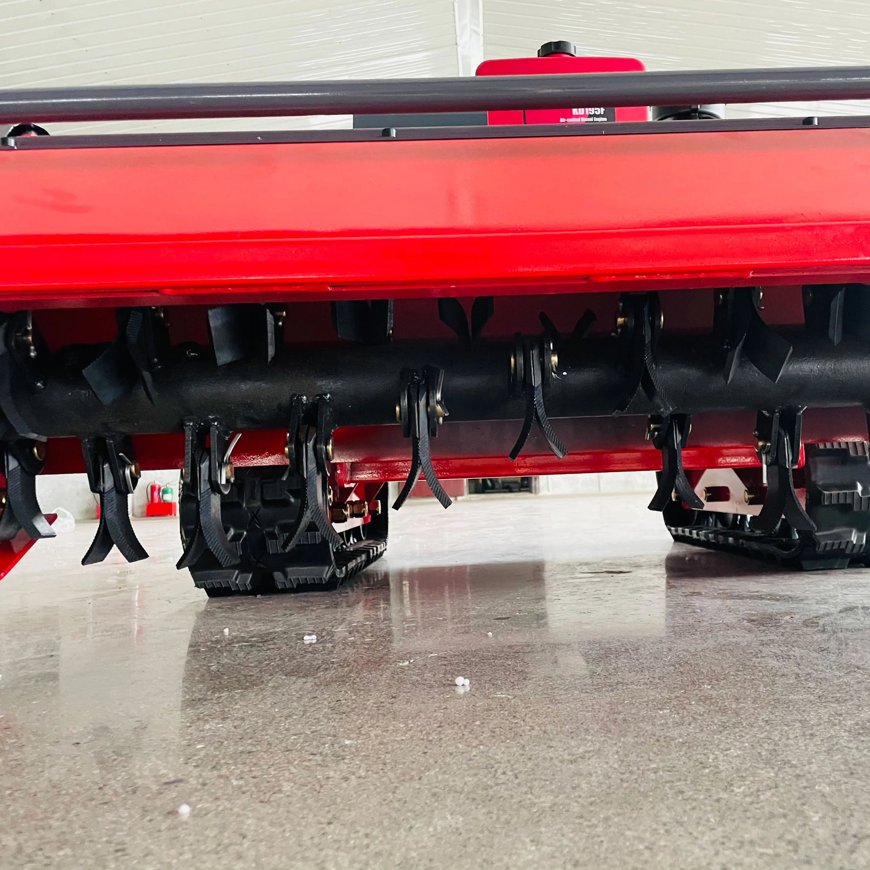 Electric Crawler Bush Cutter AI Robot Lawn Mower for Home Use