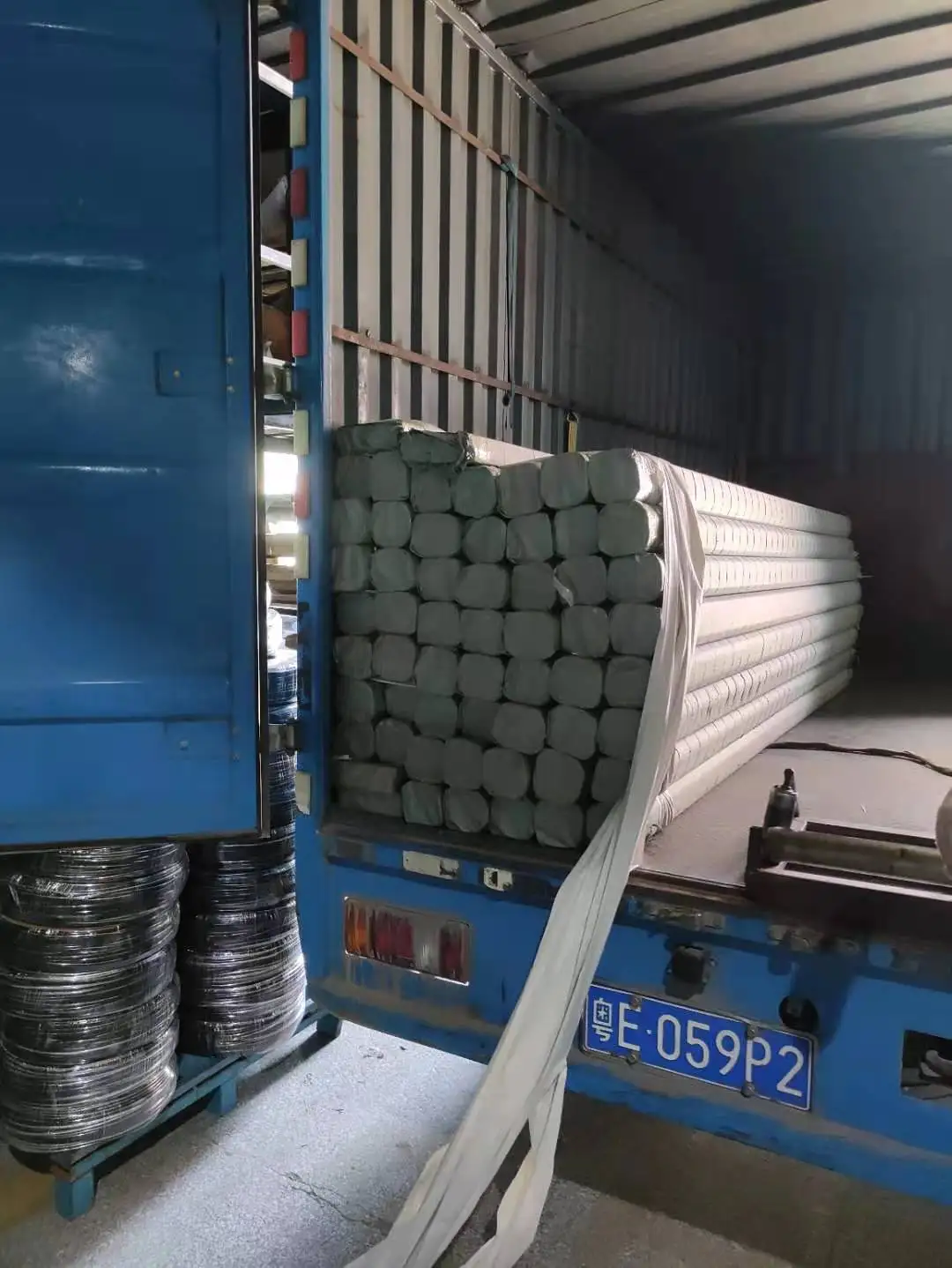 B82 Silver & Black Color Wardrobe Clothes Hanger Pipe Rail Support ...