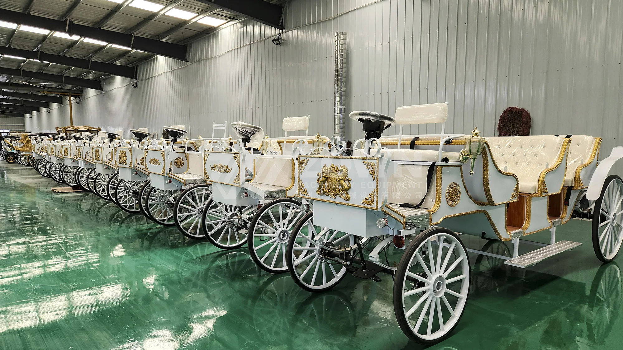 Retro Elegant Sightseeing Carriage - Electric/horse-drawn