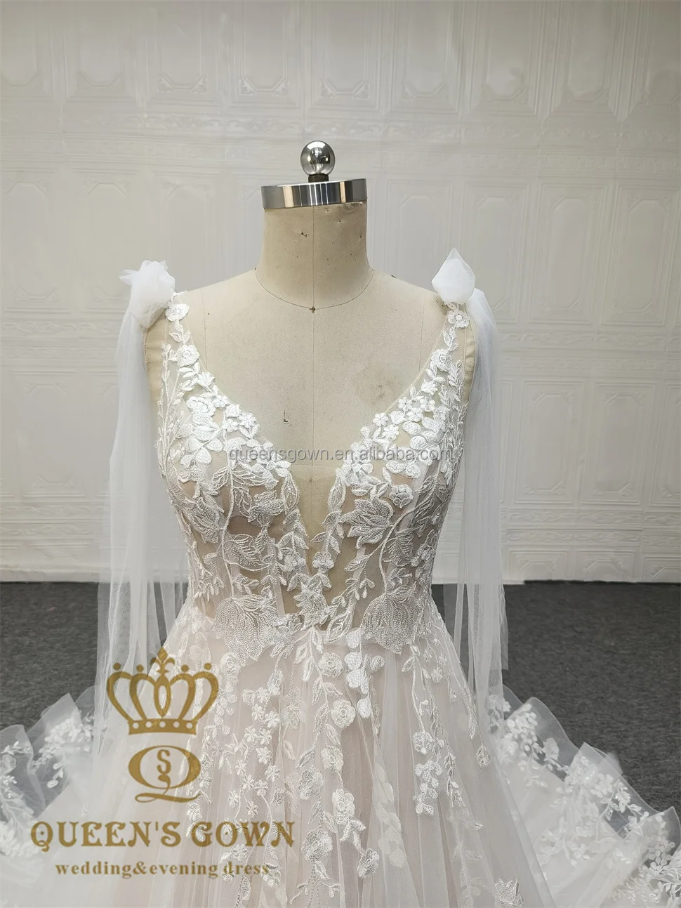 QUEENS GOWN Latest Custom Luxury A-line Bridal Dress Sexy Deep V-neck ...
