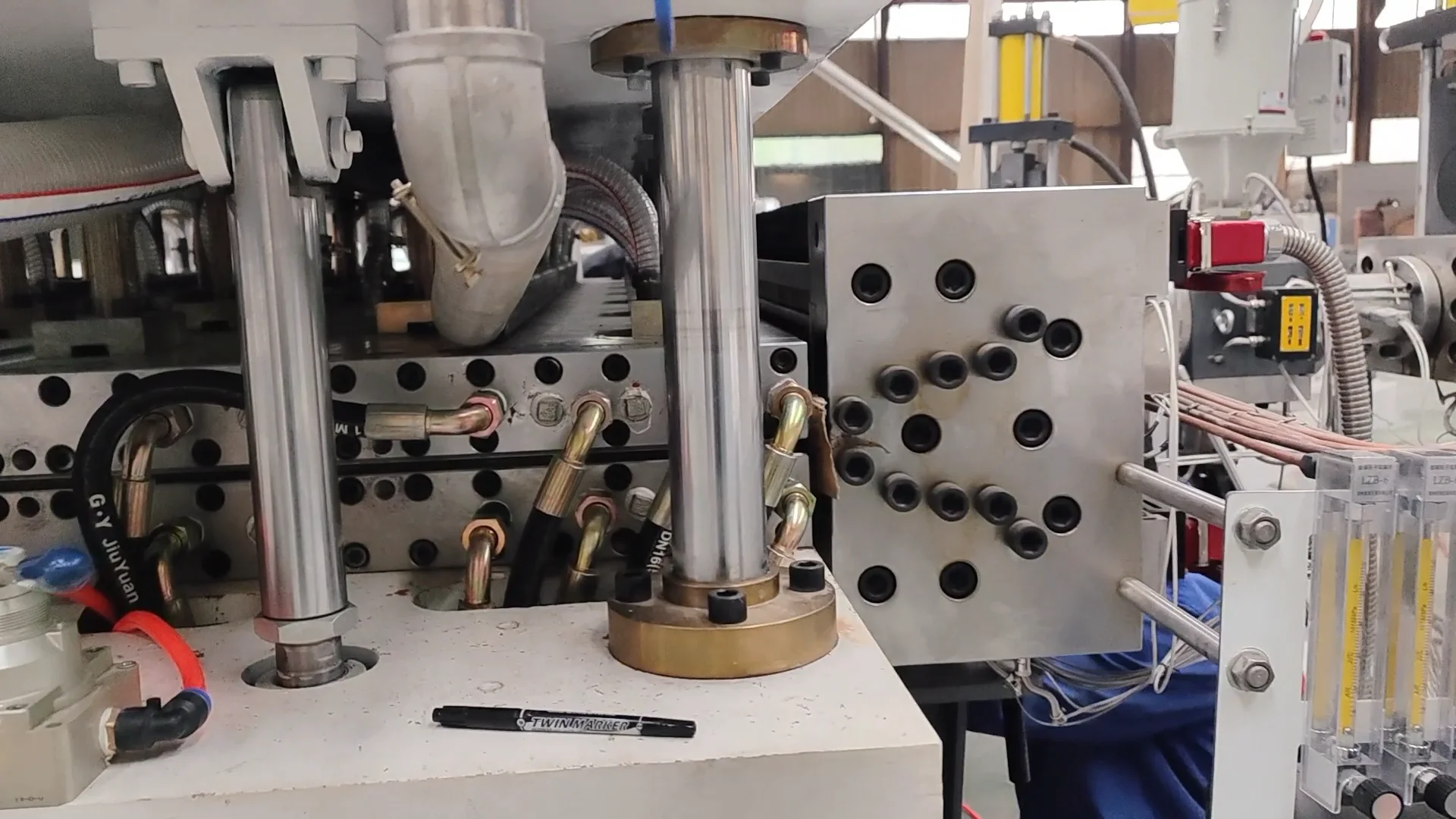 Pc Hollow Sheet Grid Cross Section Plate Board Extrusion Line Equipment ...