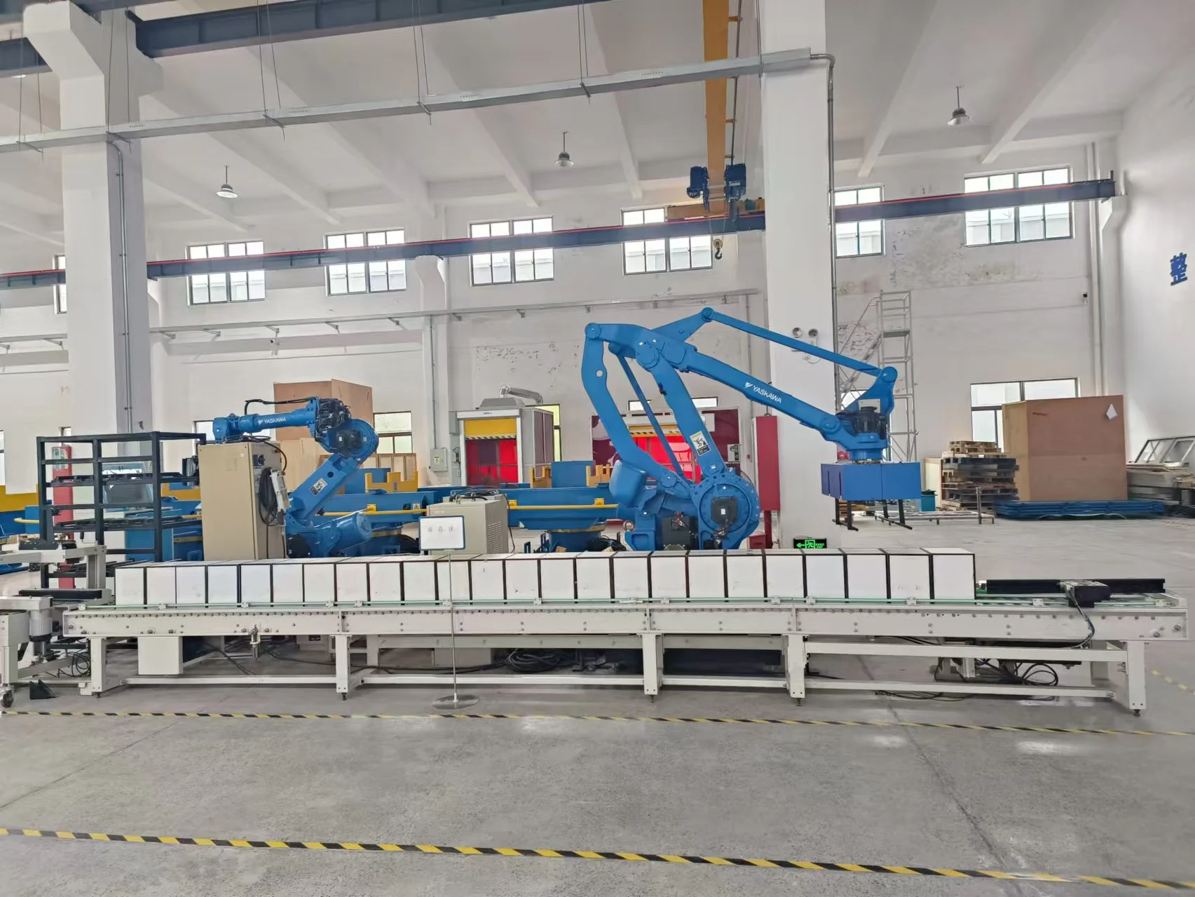 PL190 Yaskawa Motoman Palletizing Robot Arm with Gripper Payload 190kg ...