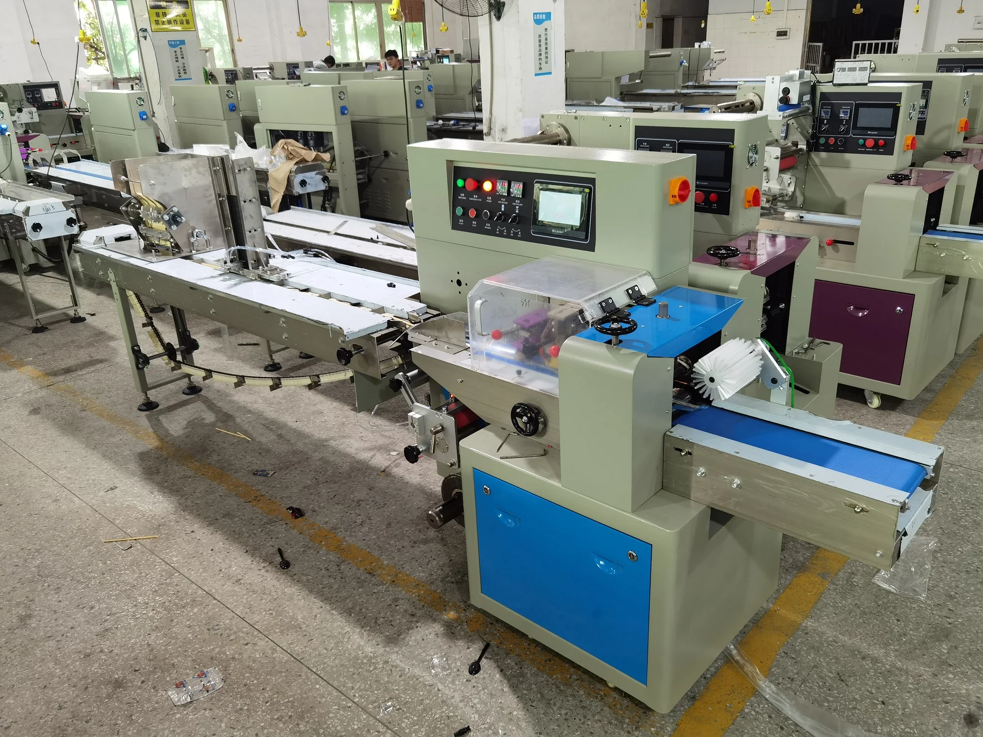 Automatic Pillow Wrapping Machine Flow Type Wrap Packing Machine Peanut ...