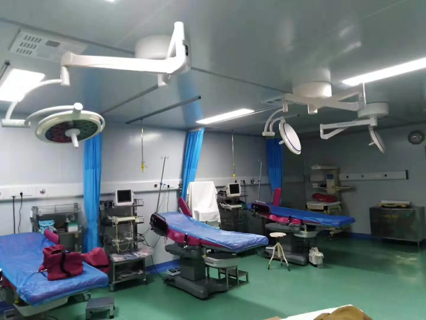 Operation Room Stainless Steel Electric Hydraulic Surgical Table ...