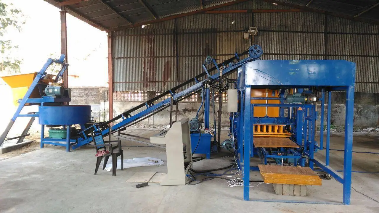 Qt4-15 Concrete Blocks Interlocking Making Machine Paving Brick Making ...