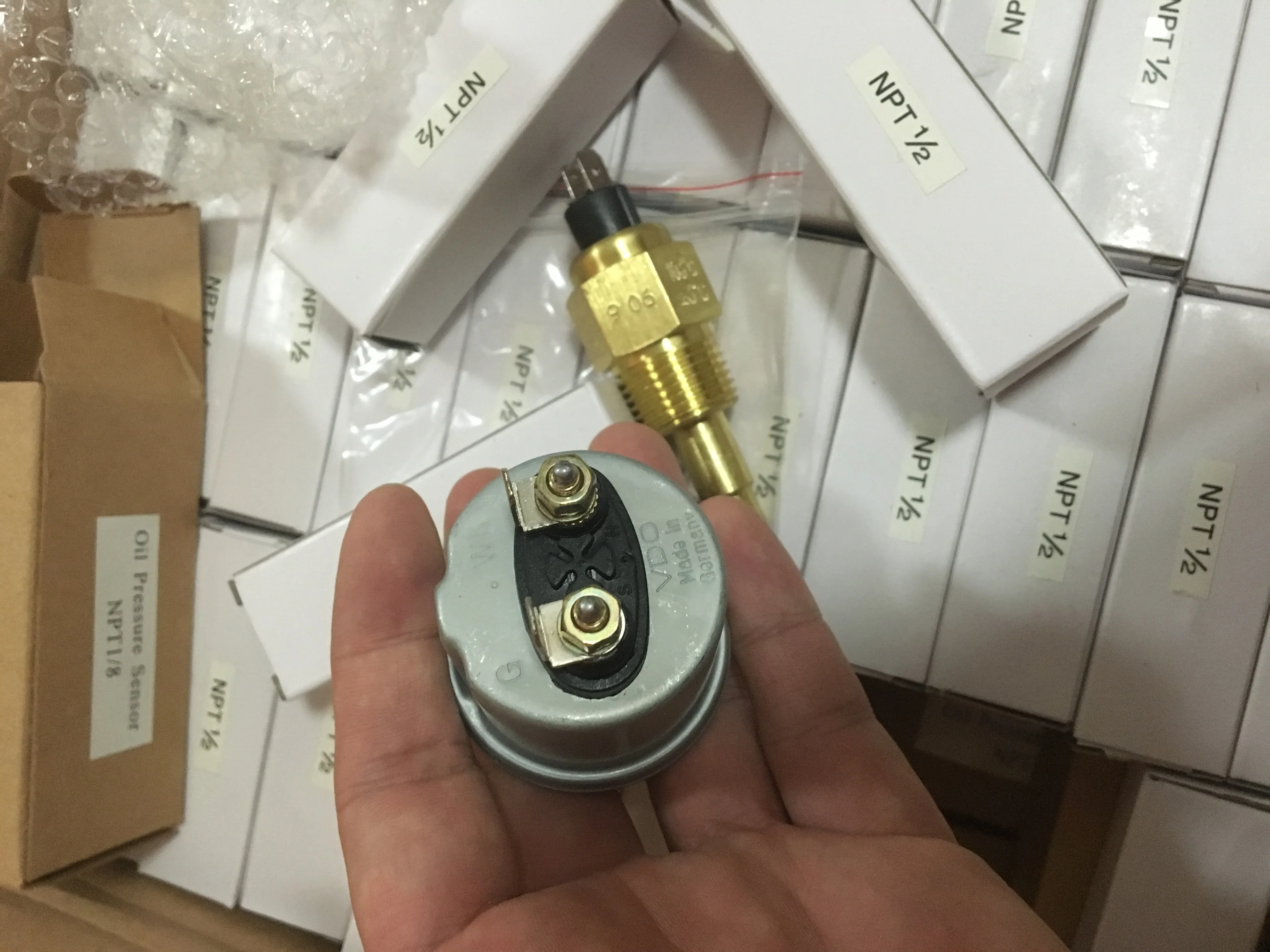 0-10bar 1/8npt 360-081-030138c Engine Oil Pressure Sensor Sender Switch With Alarm 0-5 Bar 0-10 ...