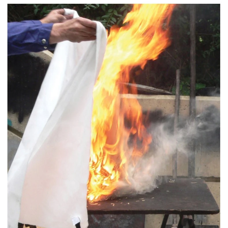 Reusable Fire Fighting Equipment Fiberglass Cloth Fire Blanket ...