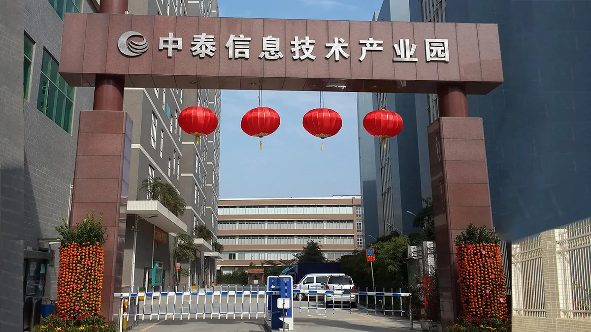 CloudEdge 3MP Outdoor Bullet Dual Light Wireless WIFI Security IP Camera Rechargeable Solar ...