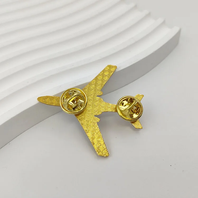 Custom Gold Plating Airline Gifts Airplane Shape Enamel Lapel Pins ...