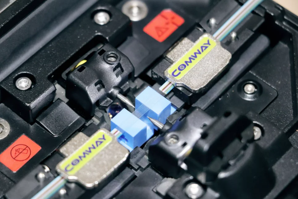 Hot sale Fiber Optic Fusion Splicer COMWAY C10R 12 Core Ribbon splicing ...