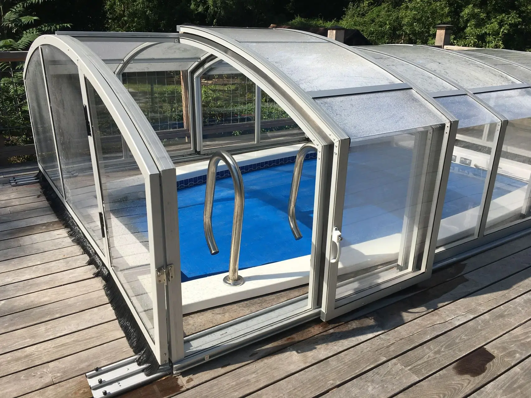 Free Standing Polycarbonate Retractable Pool Cover - Durable & Clear