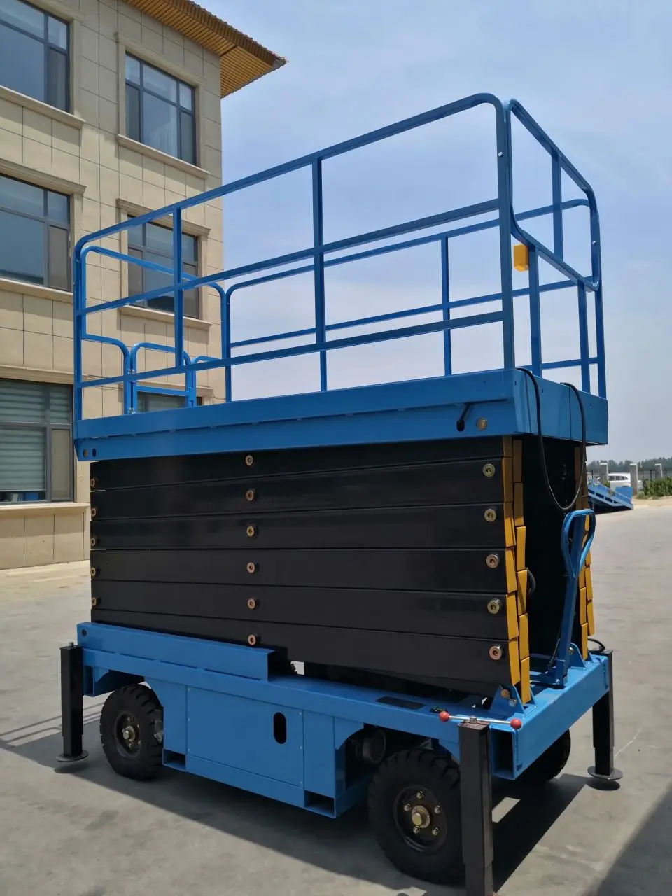500KG-1000KG Electric Hydraulic Mobile Platform for Construction