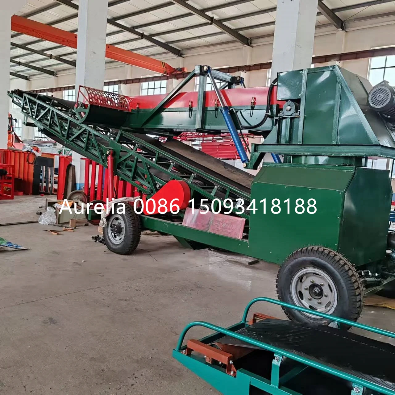 Efficient Grain Unloading with Daheng's Conveyor Machine