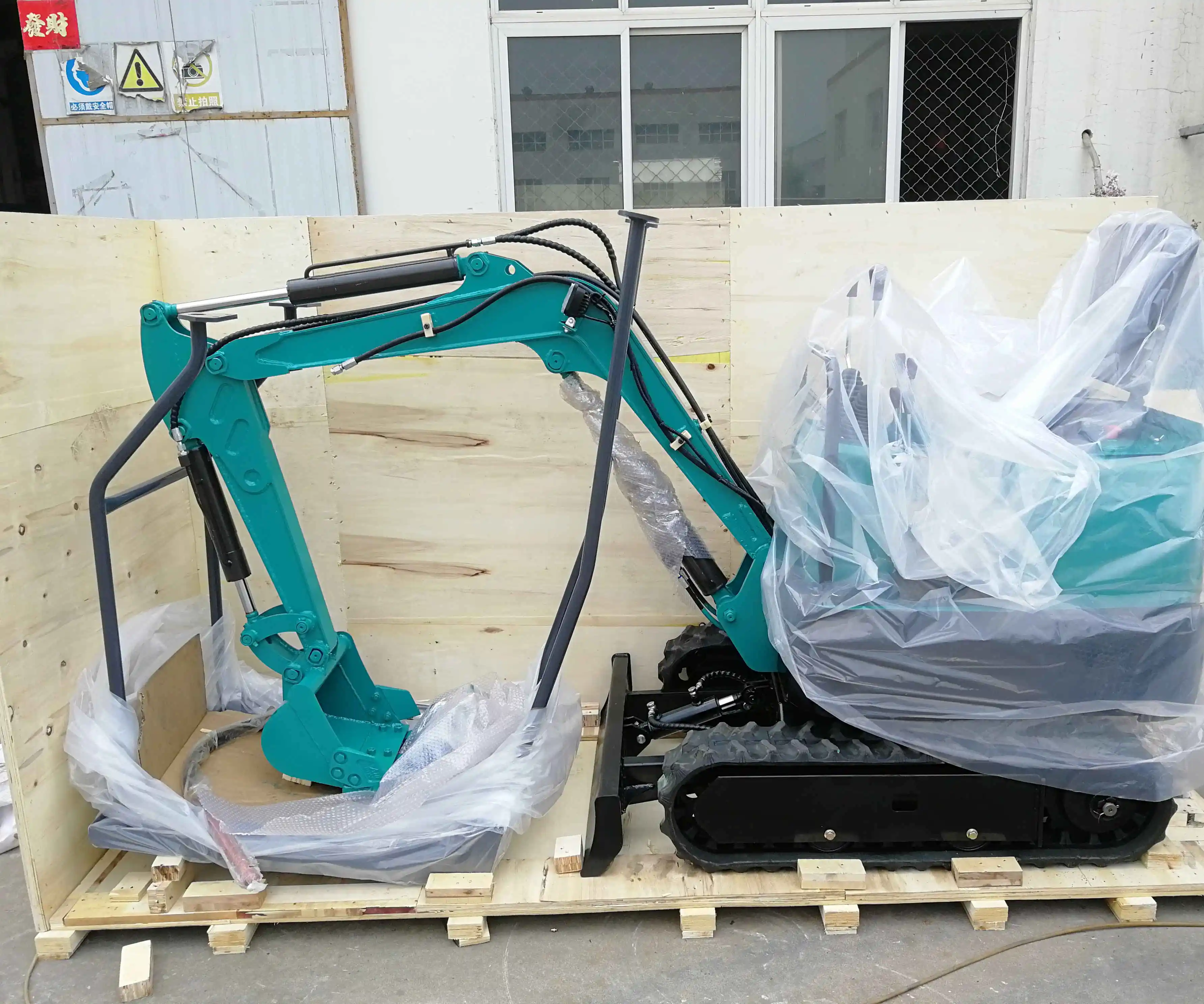 Smart Operation Tailless 1ton Mini Digger Supplier Track Excavator ...