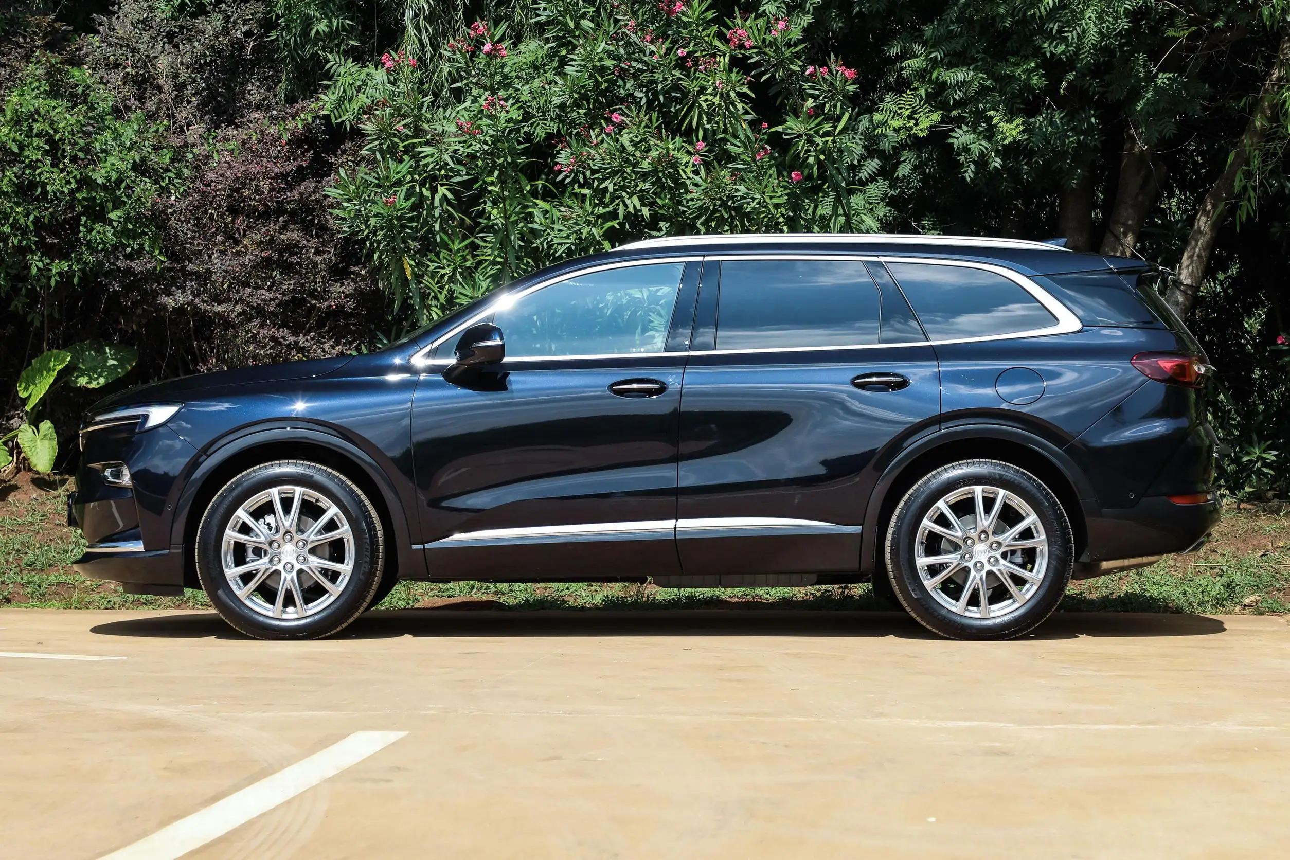 2023 Buick Enclave 7-seater Suv 2.0t Four-wheel Drive Maximum Speed 210km 2022 Buick Enclave ...