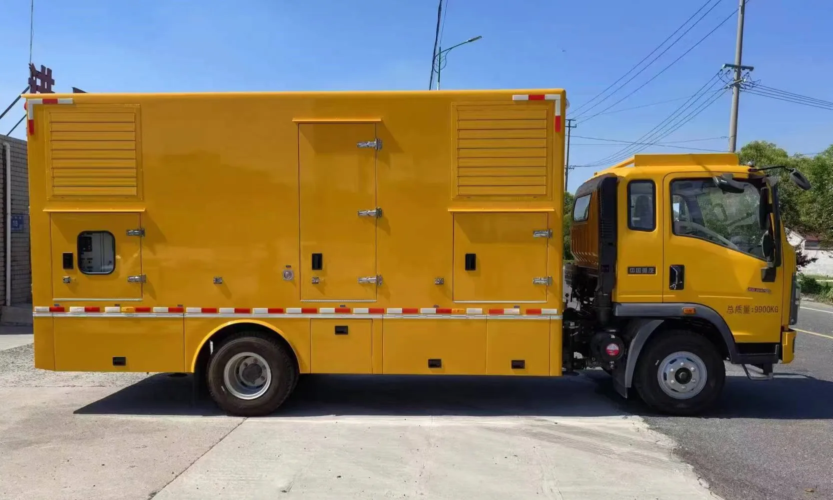 4*2 Power Supply Truck 200kw 500KW Silent Power Generation Mobile ...