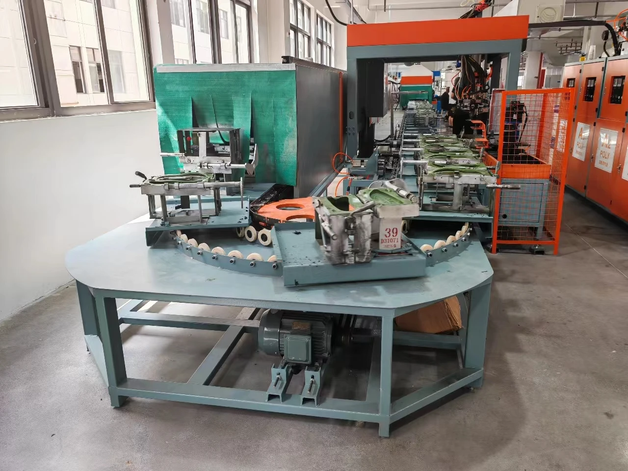 Automatic PU Foam Polyurethane Shoe Making Machine Footwear Midsole ...