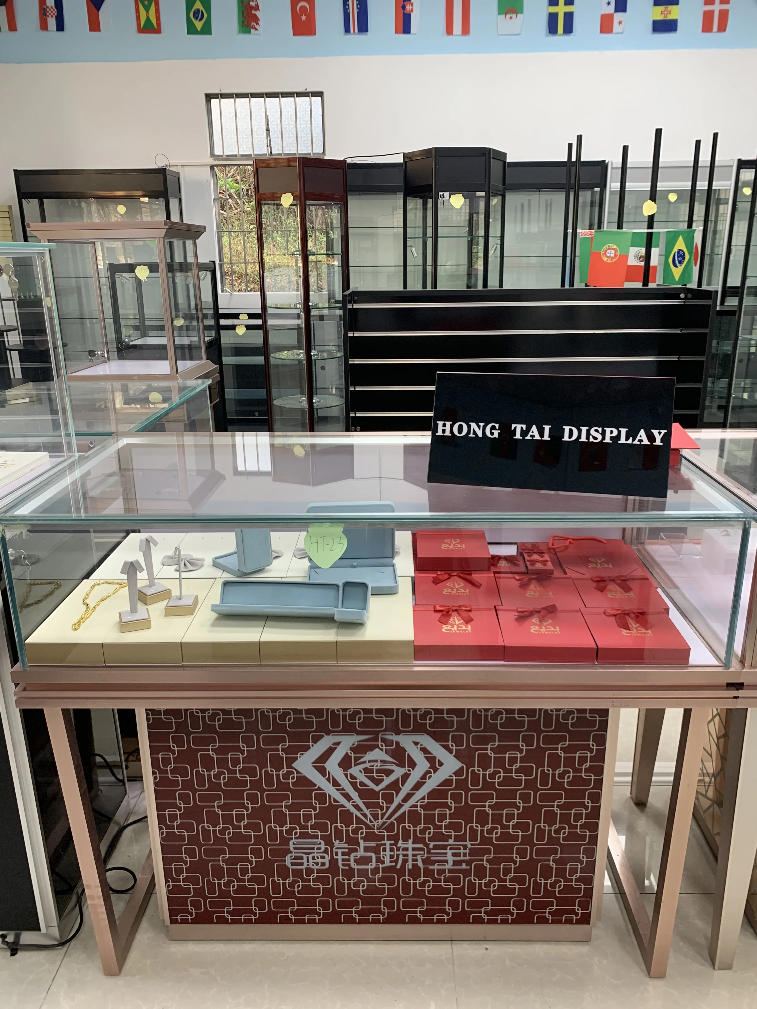 Super White Tempered Glass Showcase Kiosk With Wooden Up And Down Doors ...