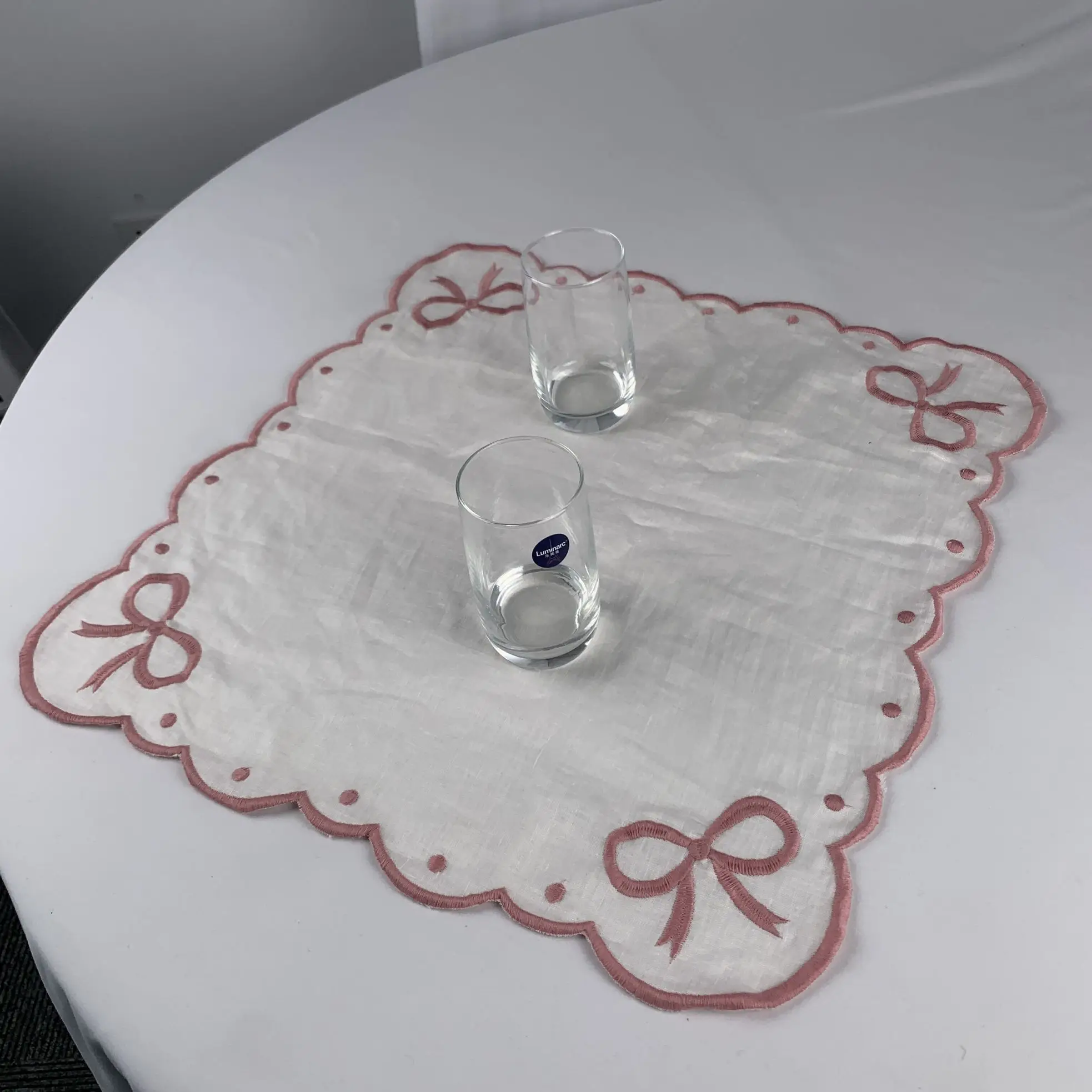 Customize Wavy Edge Design Embroidered Linen Cotton Napkins For Wedding ...