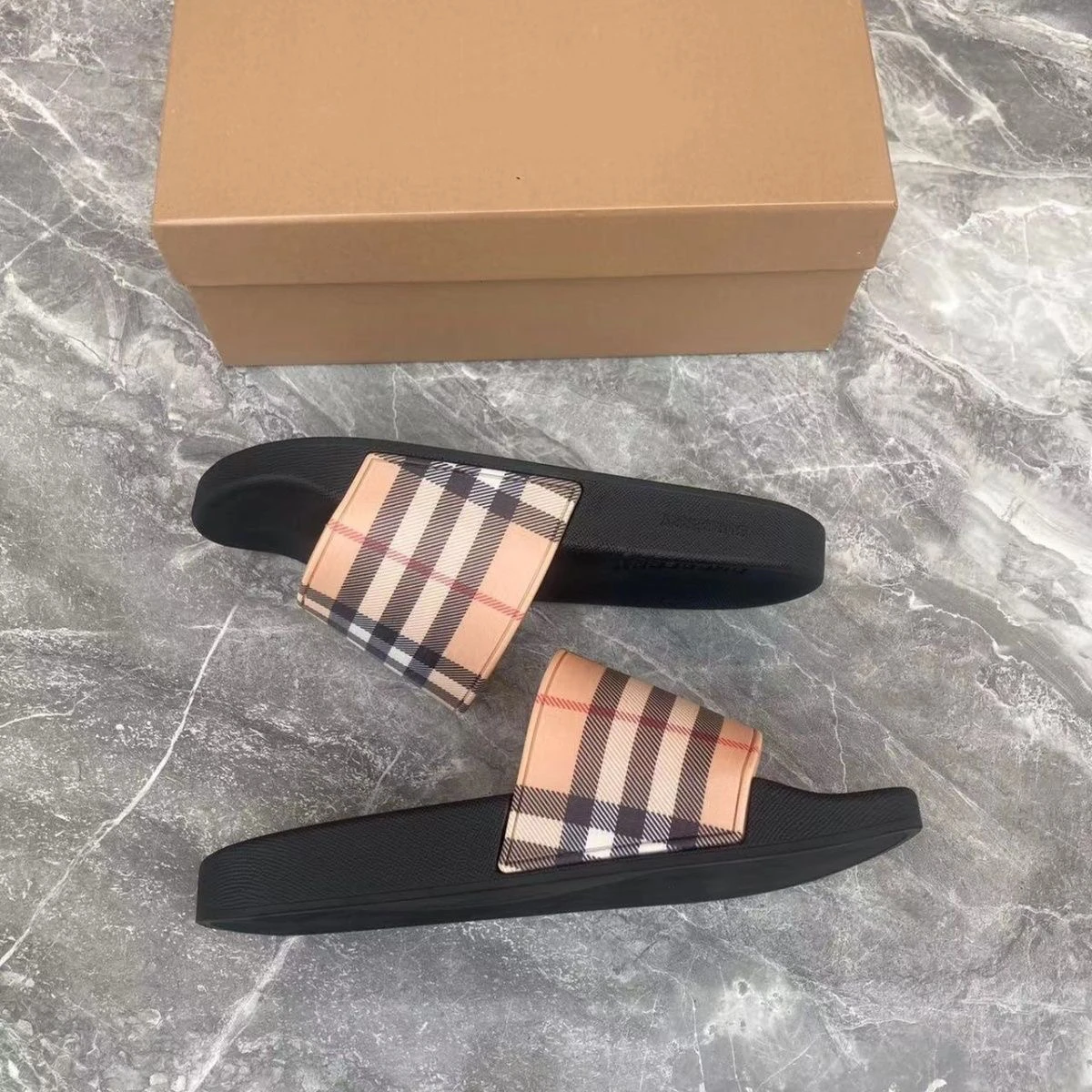 Best-selling Slippers of 2025 - Warm, Comfortable, Stylish