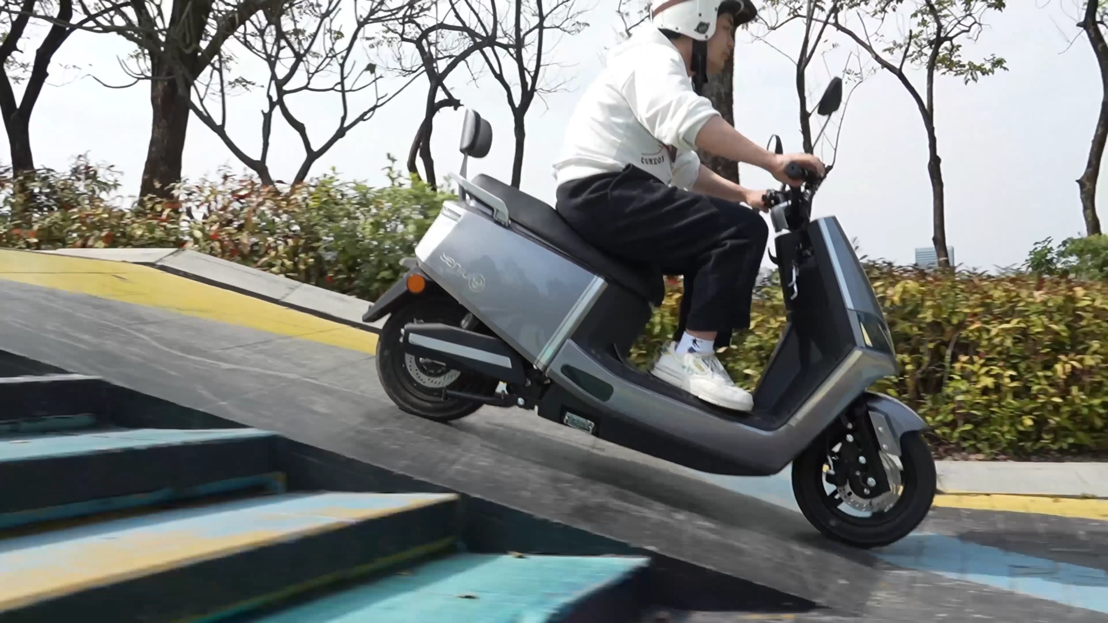 Modernfox Cheap 50kmh Electric Mopeds And Bikes Long Range 72v 1000w ...