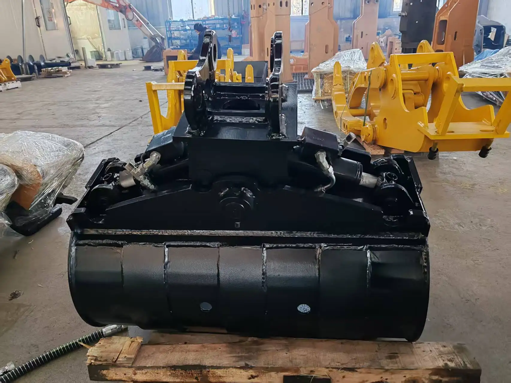 Mini Excavator Tilting Bucket - Efficient 2-3.5 Ton Digger