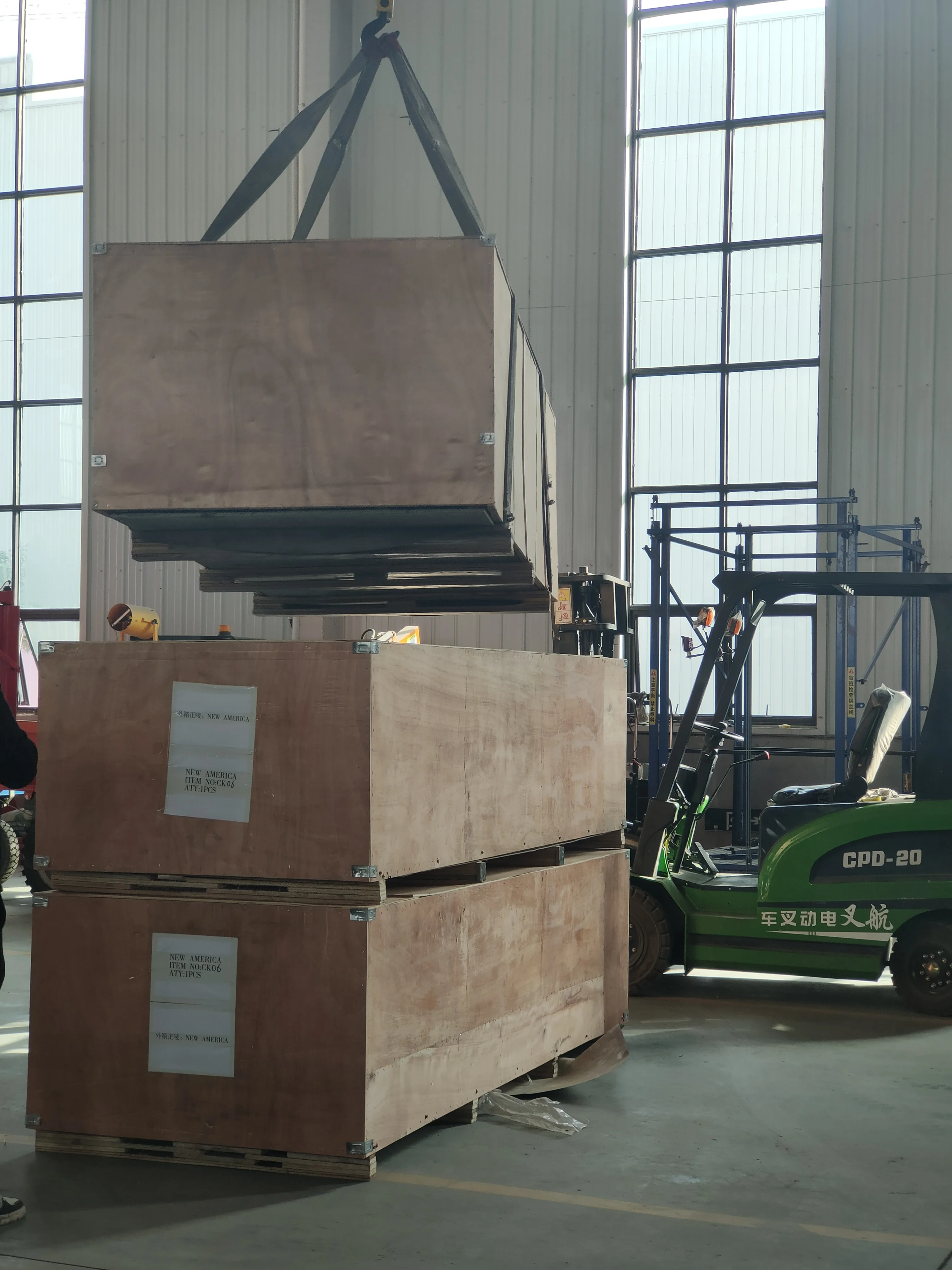 Four Wheel Drive Electric Forklift - 1.5 to 3 Ton Capacity
