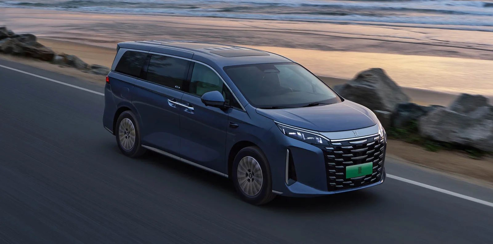 2025 BYD Xia Luxury 7-Seater MPV Left Hand Drive 4WD Hybrid Drive 2kw ...
