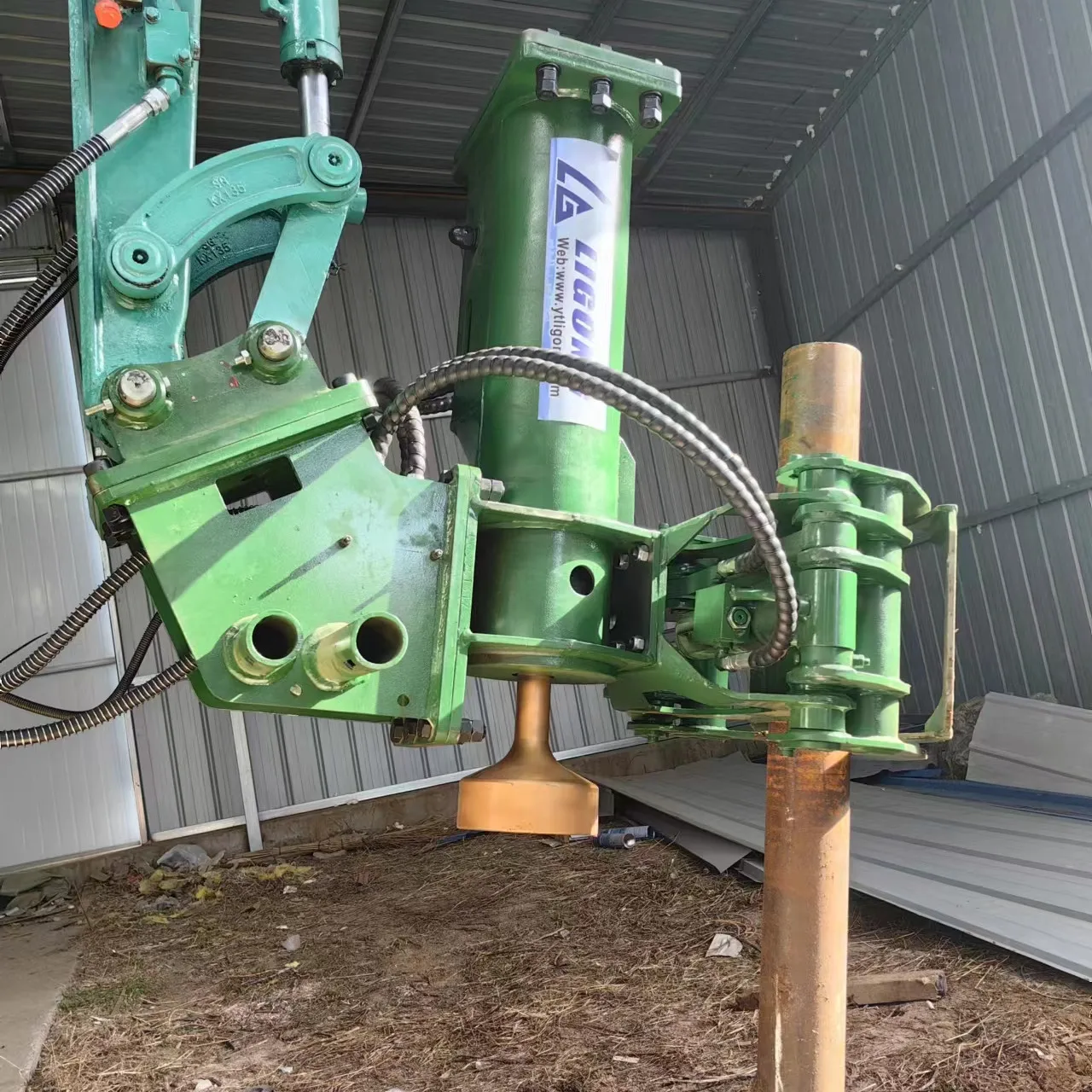 Wooden Stake Compactor Into Ground Hydraulic Grapple Hammer Breaker ...