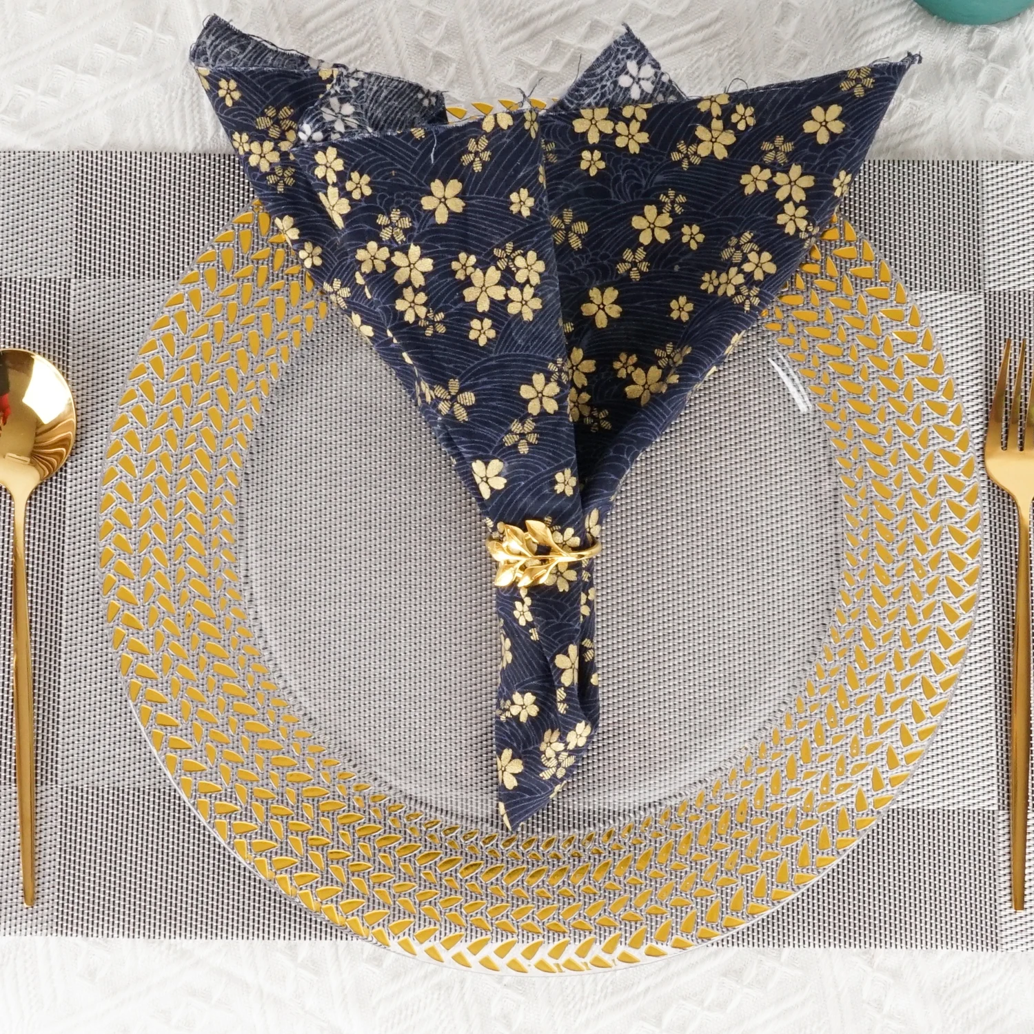 Wholesale Custom Gold Wheat Rim Moulding Plastic Charger Plates Wedding ...