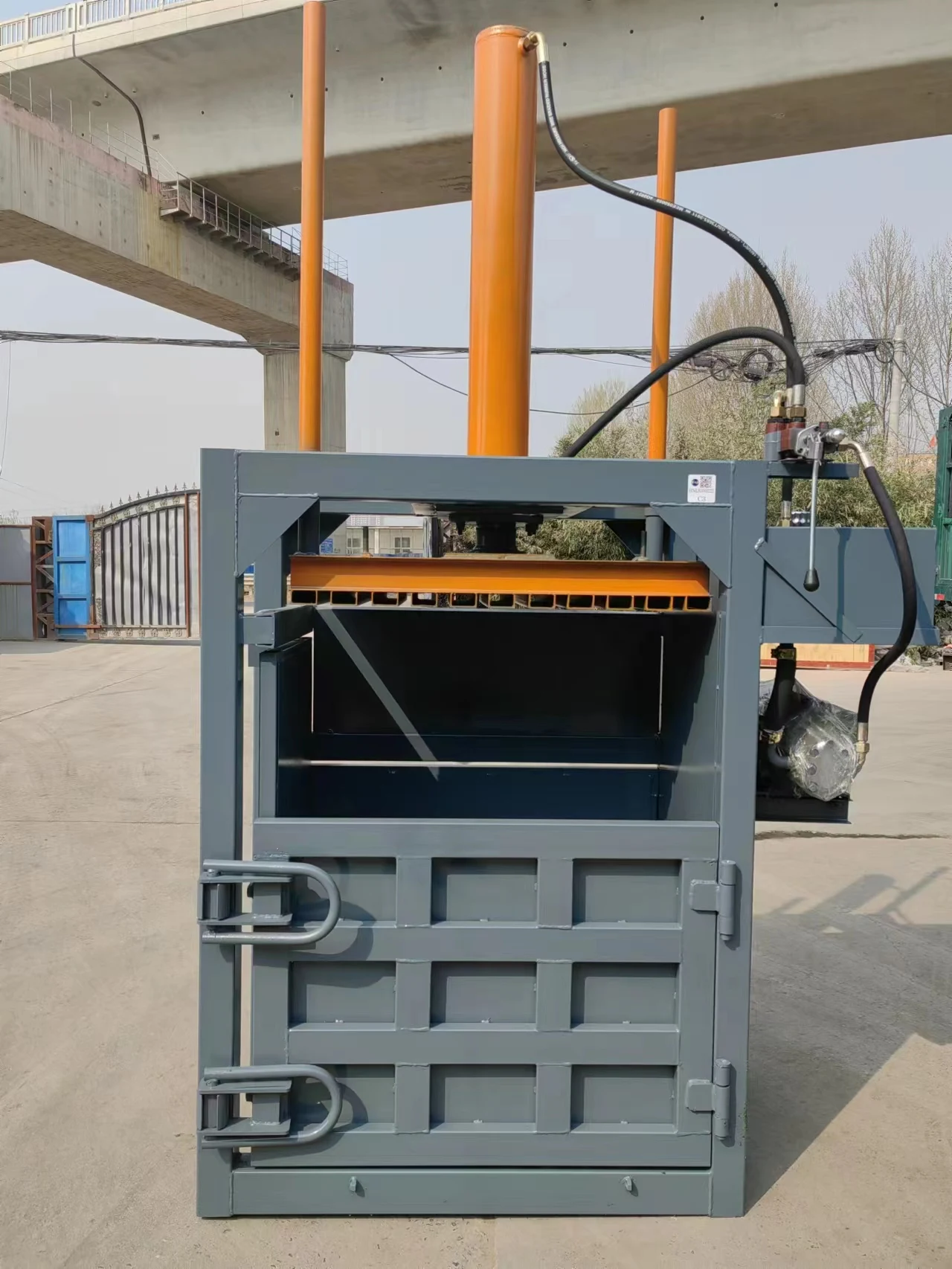 VANEST Hydraulic Garbage Compactor - Efficient Waste Management