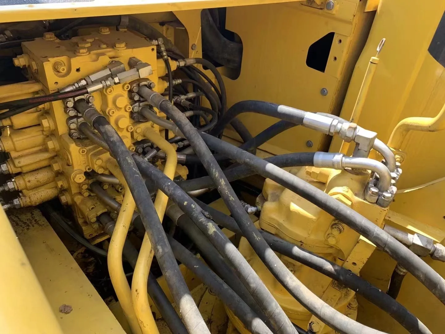 EPA Engine Loaders CAT 966H & 950GC - 18 Tons Japanese Origin