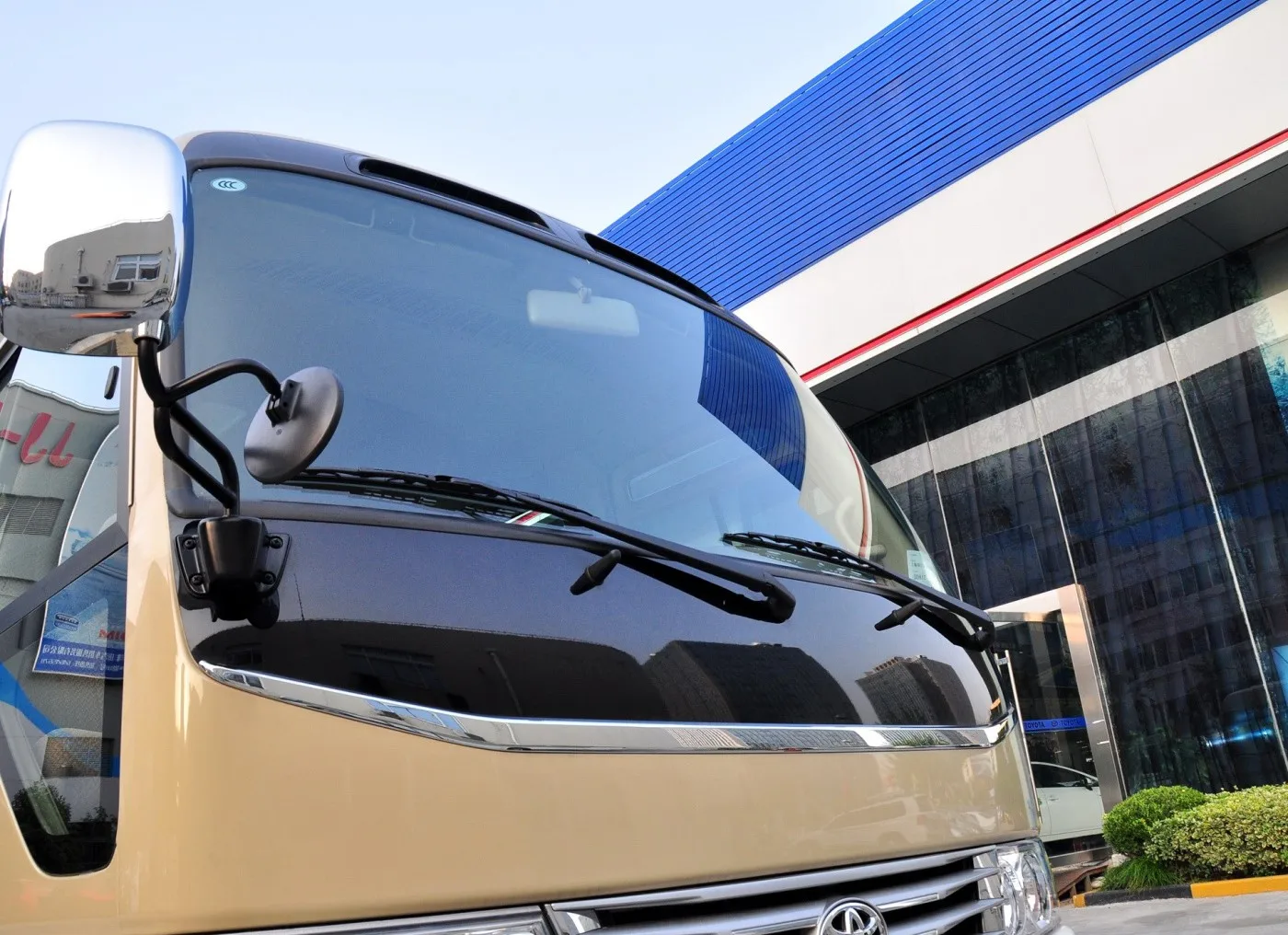 Customized used Toyota Coaster 30 Seats Mini Bus Left Hand Drive Toyota ...