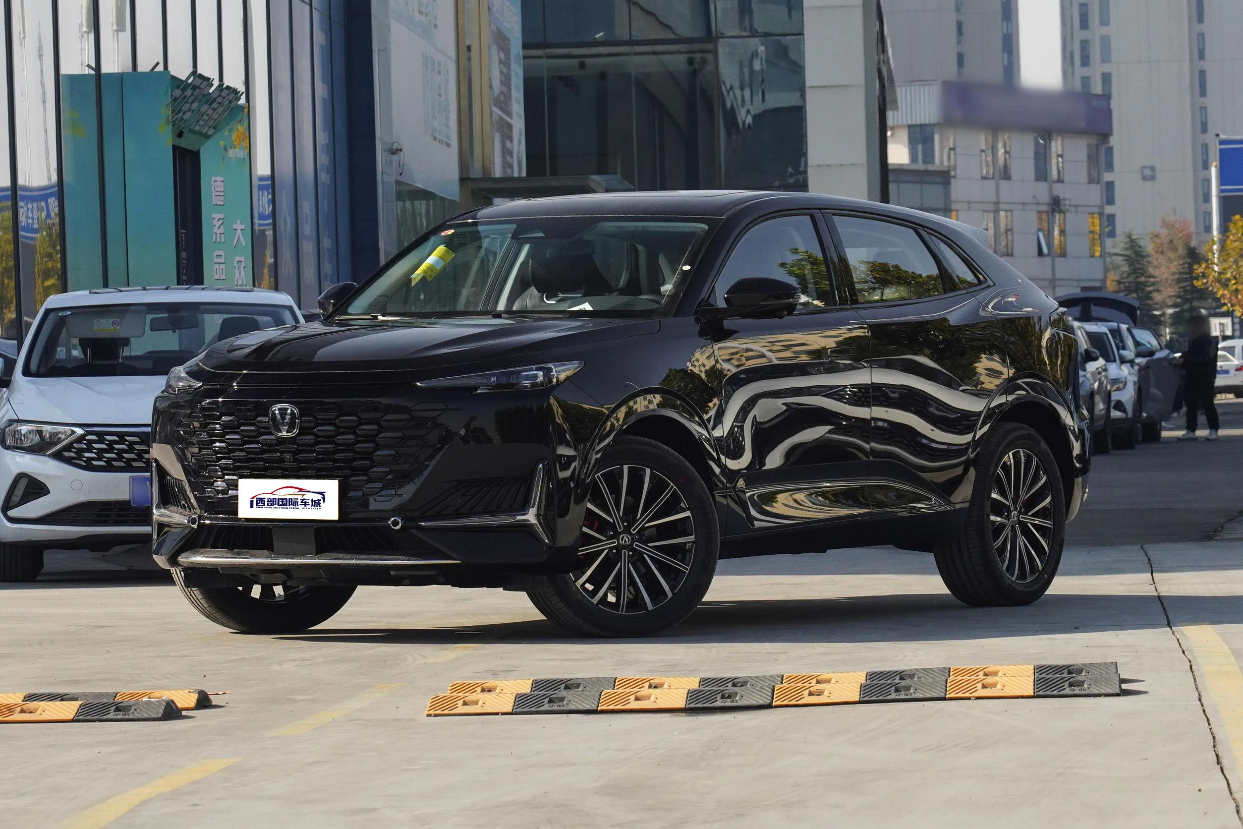 2024 Changan Uni-K 1.5T IDD Plug-in Hybrid SUV - 5 Seats